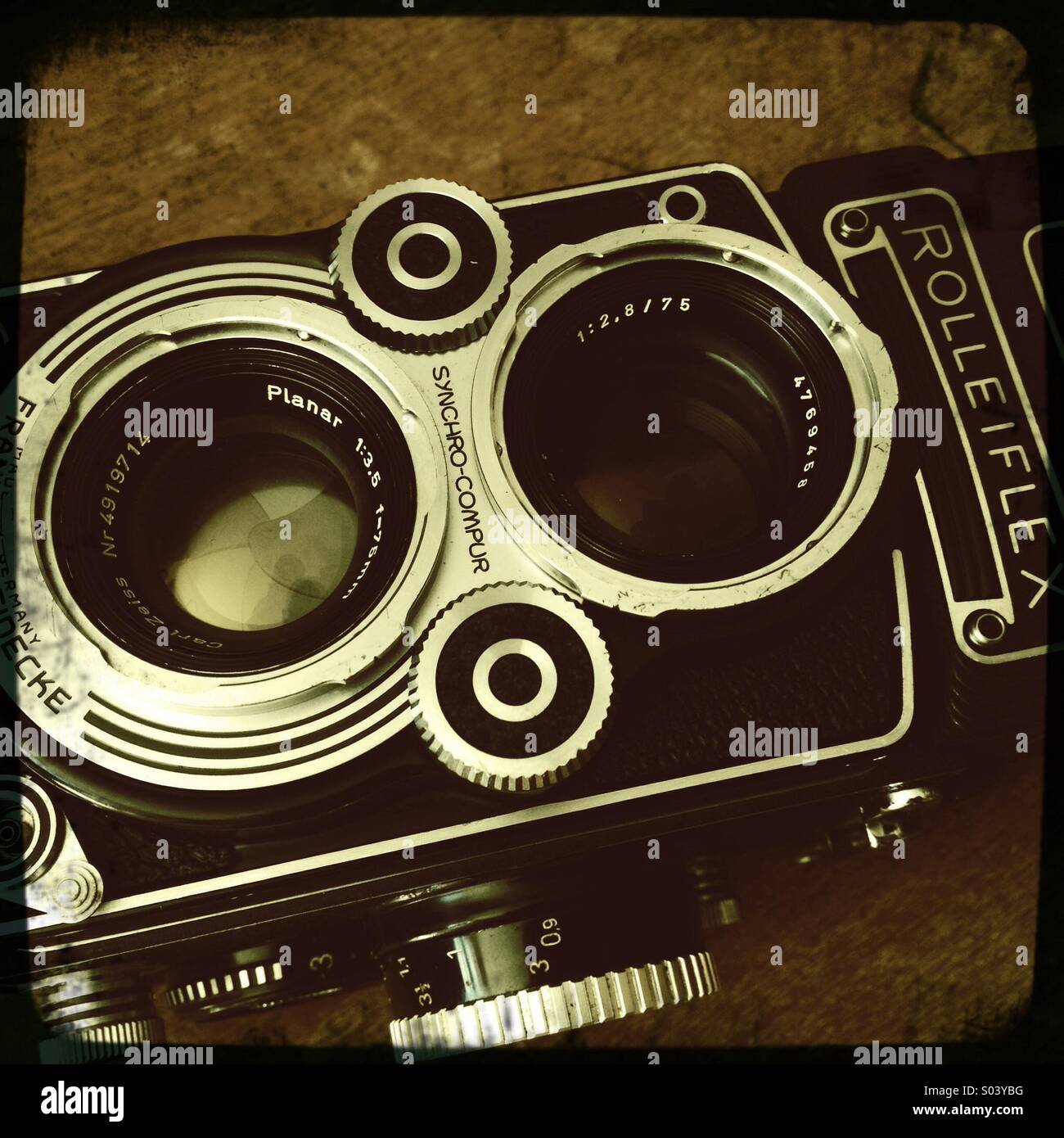 Vintage film camera twin lens Rolleiflex Stock Photo - Alamy