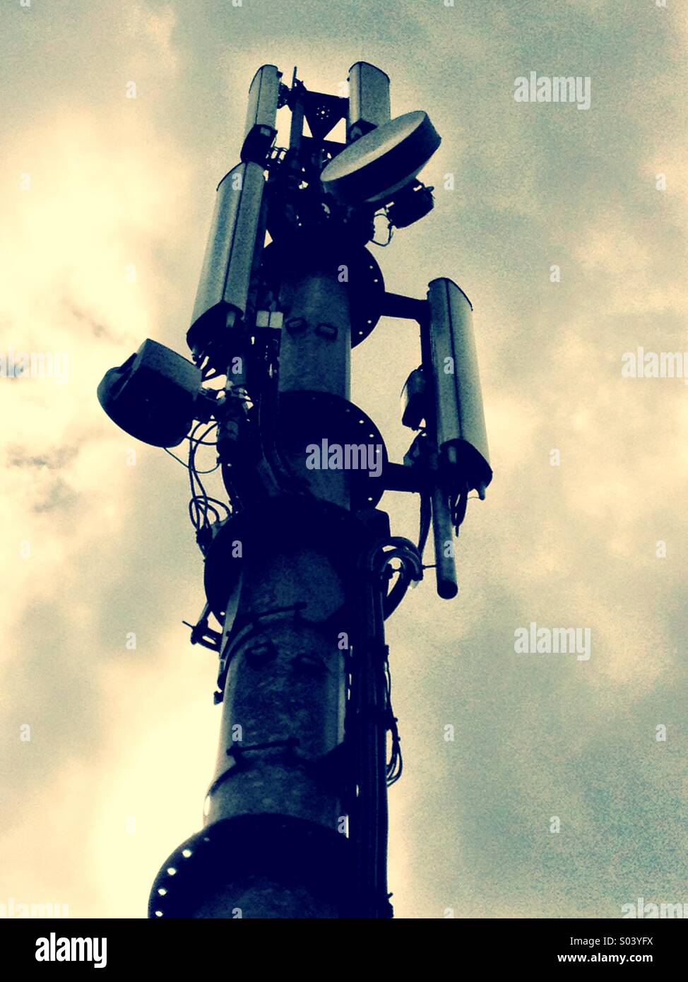 Mobile broadband hi-res stock photography and images - Alamy