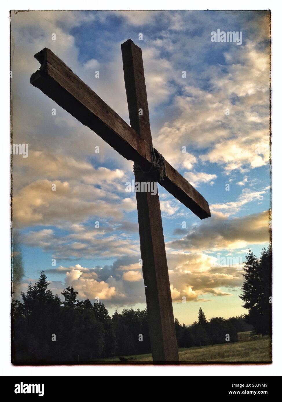 Cross with sunrise hi-res stock photography and images - Alamy
