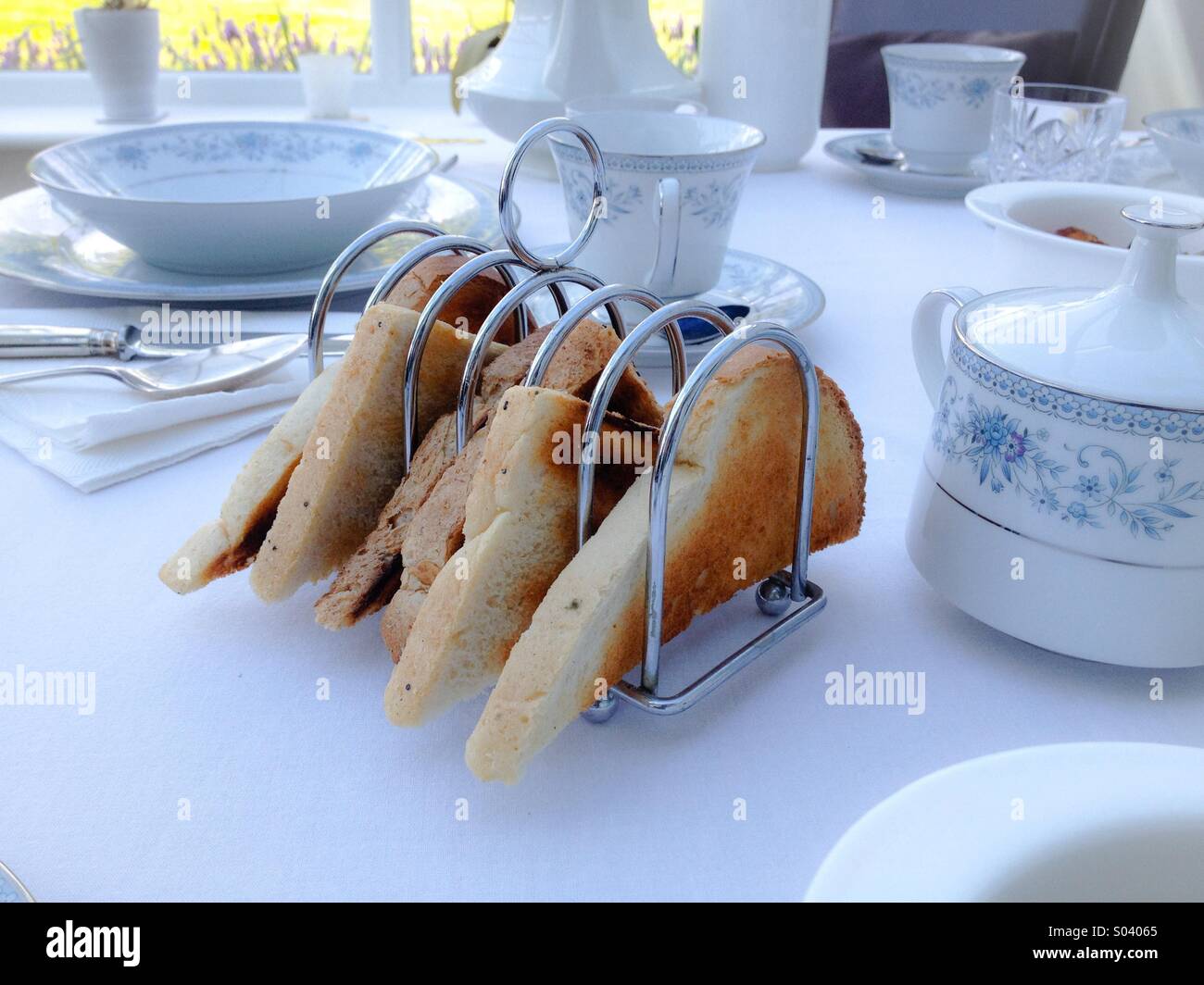 Toast rack hi-res stock photography and images - Alamy