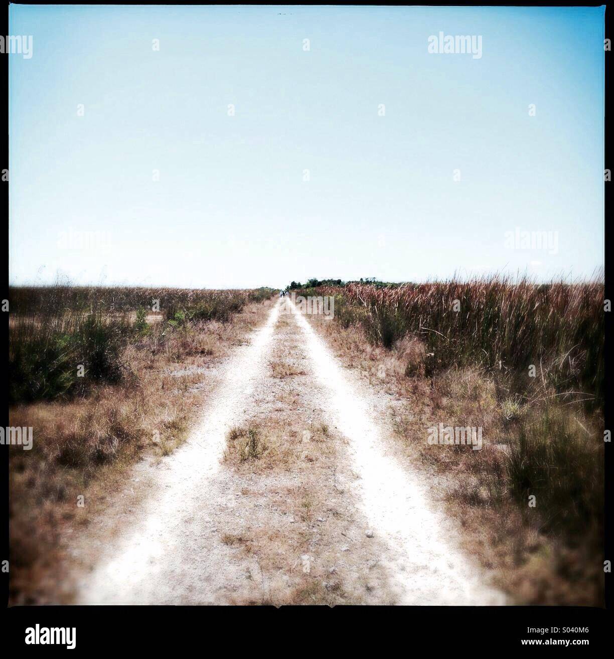 Lonely road hi-res stock photography and images - Alamy