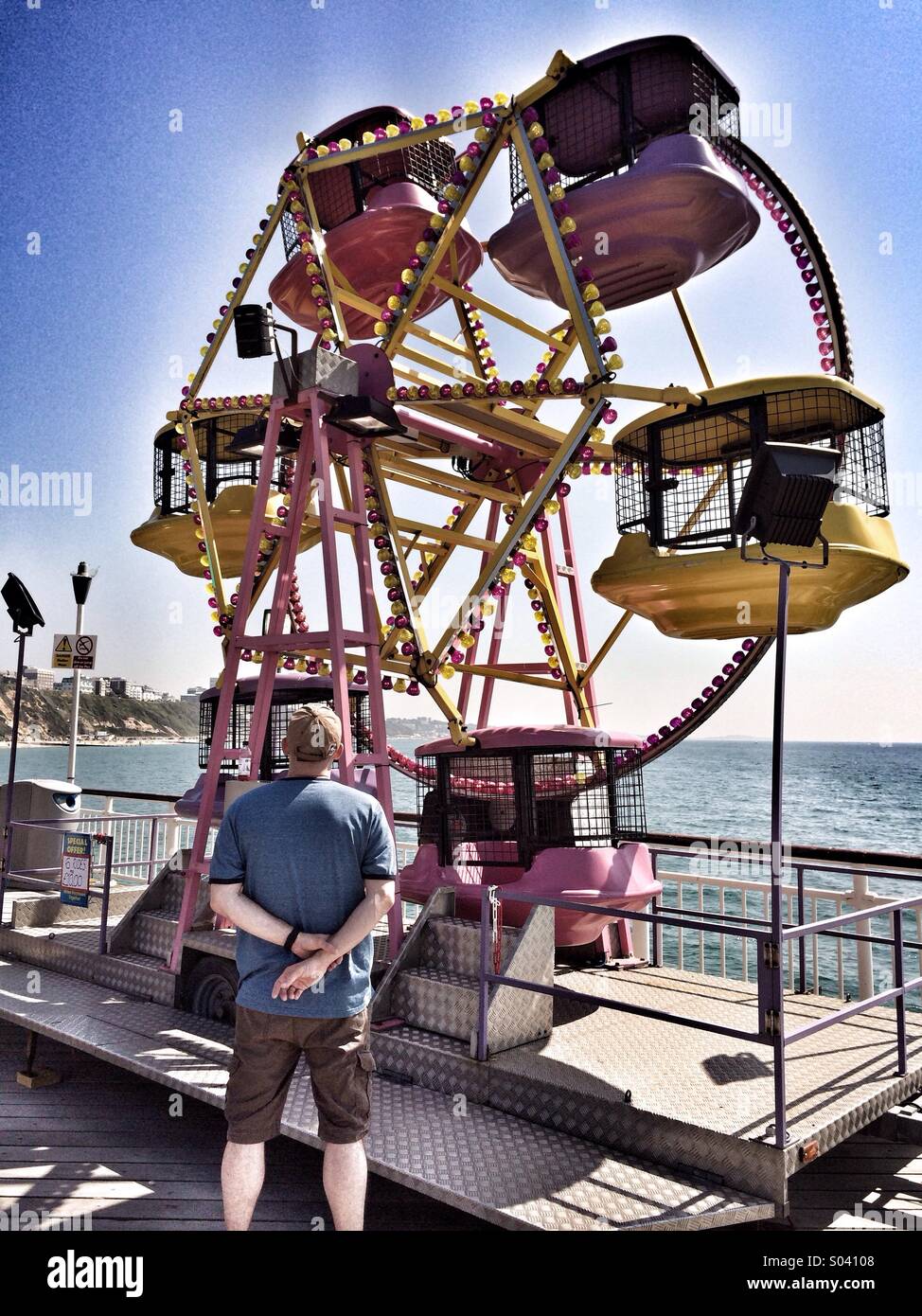 Fairground ride bournemouth pier bournemouth hi-res stock photography ...