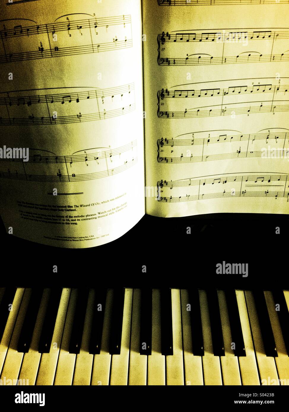 Classical piano music hi-res stock photography and images - Alamy