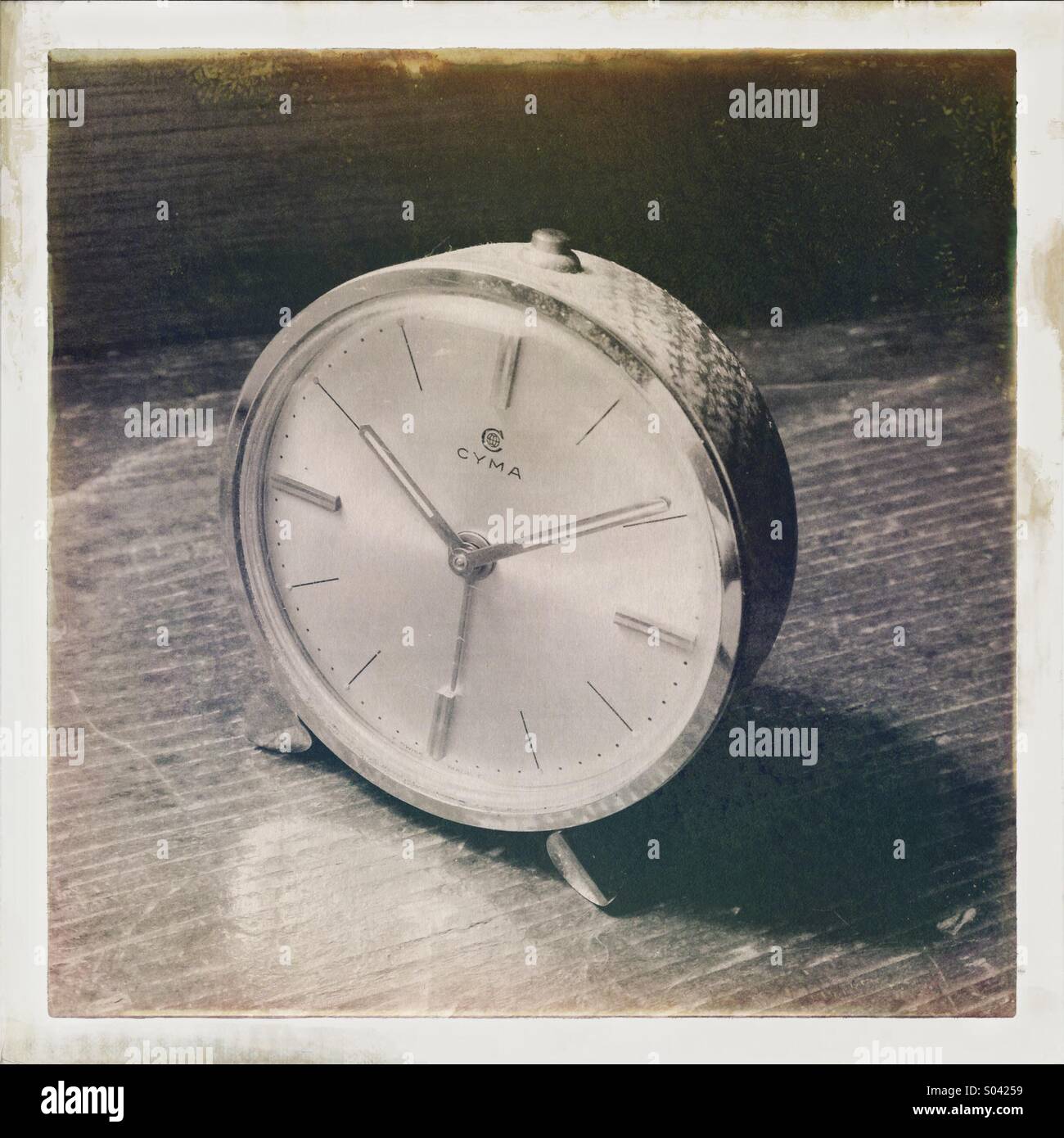 Vintage clock set at 10:10 Stock Photo - Alamy