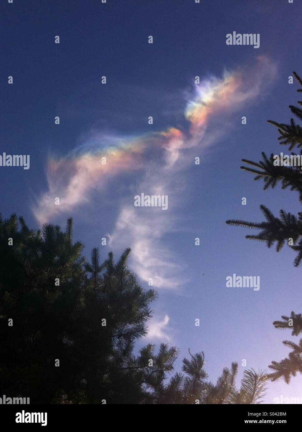 Rainbow cloud hi-res stock photography and images - Alamy