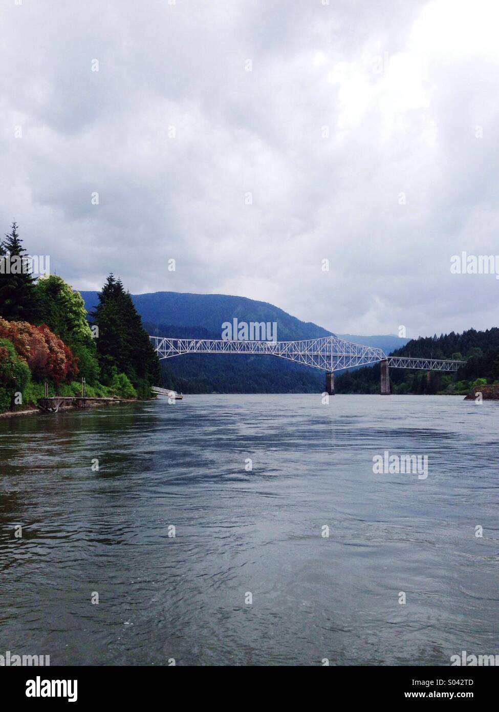 The cascade locks hi-res stock photography and images - Alamy