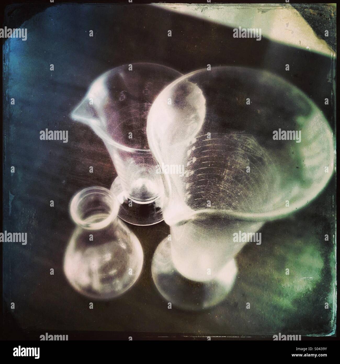 Vintage chemistry flask hi-res stock photography and images - Alamy