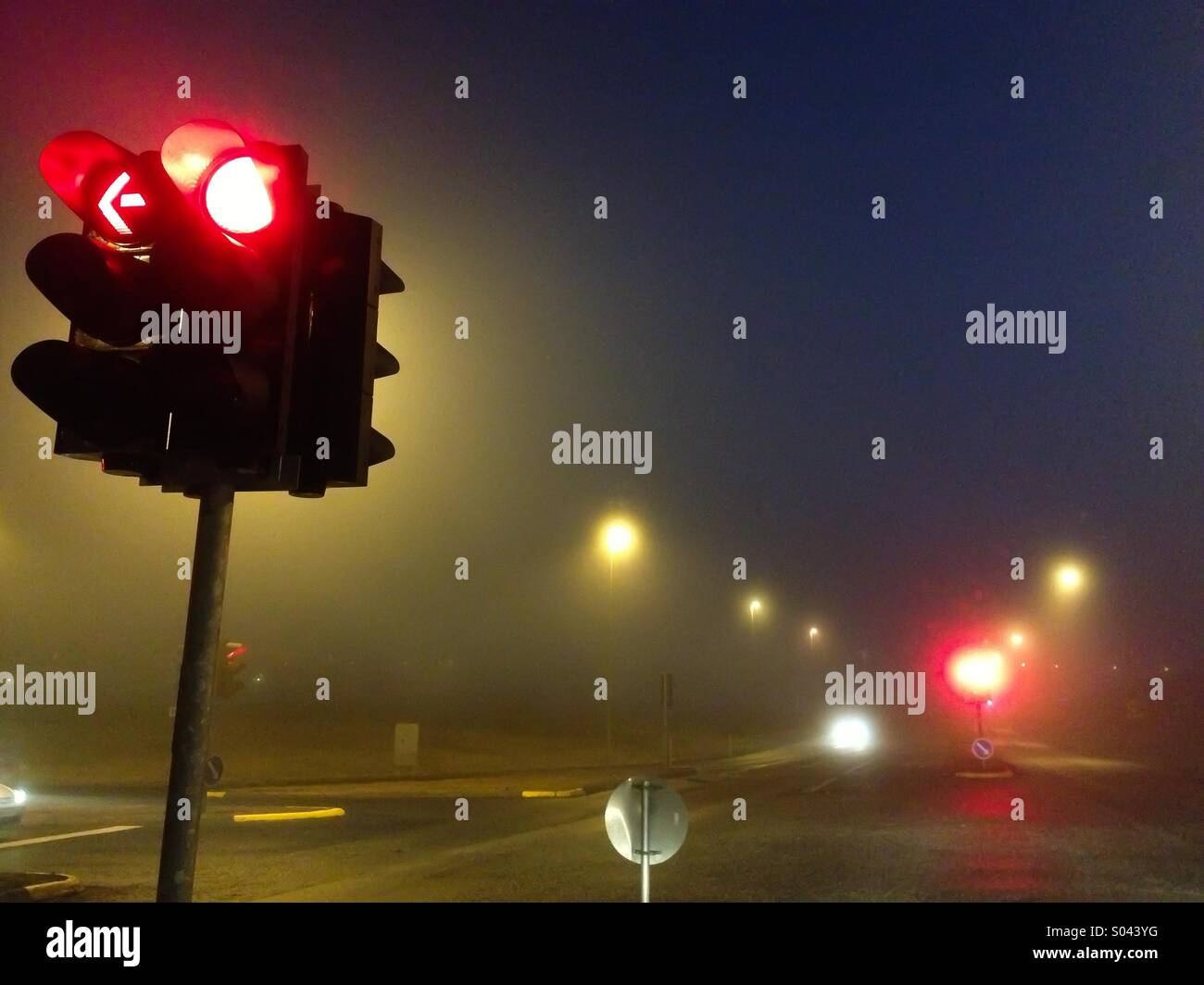 Traffic lights in intersection hi-res stock photography and images - Alamy