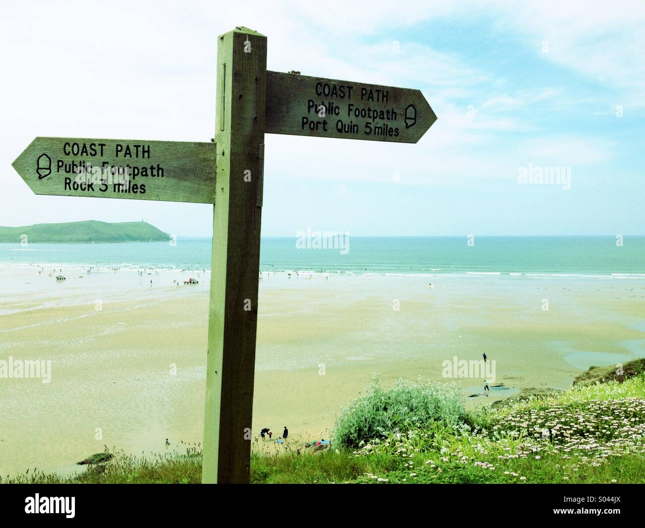 Coast Path wooden signpost Stock Photo - Alamy