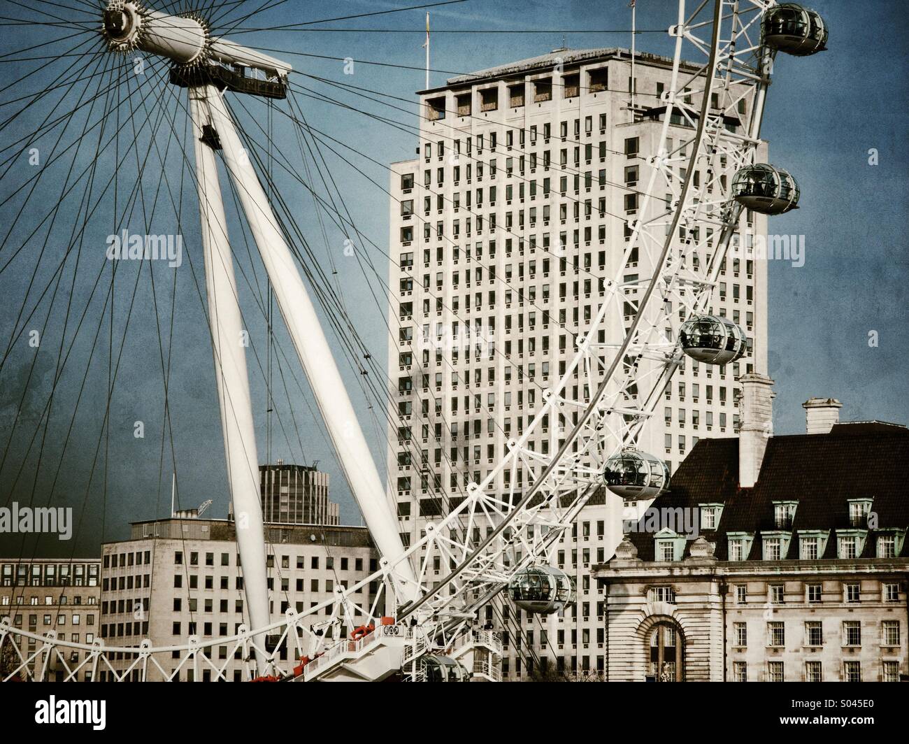 London eye shell centre hi-res stock photography and images - Alamy