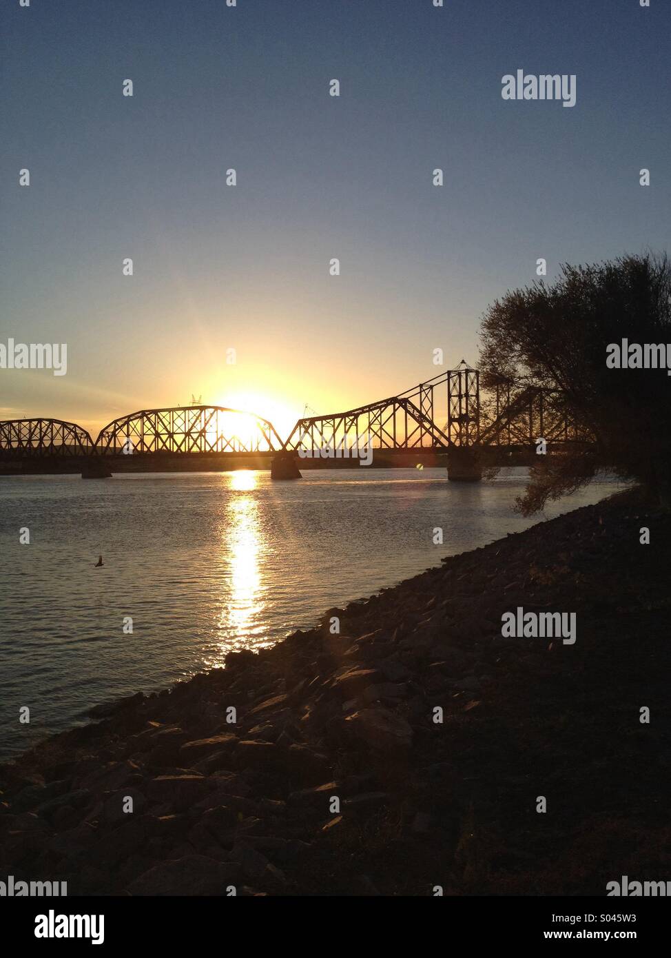 Missouri River Bridge High Resolution Stock Photography and Images - Alamy