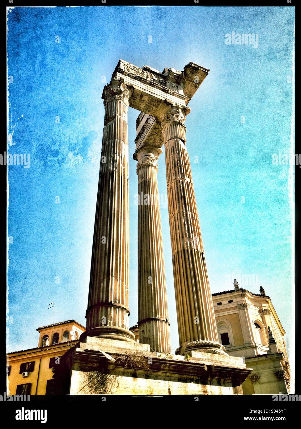 Old columns hi-res stock photography and images - Alamy