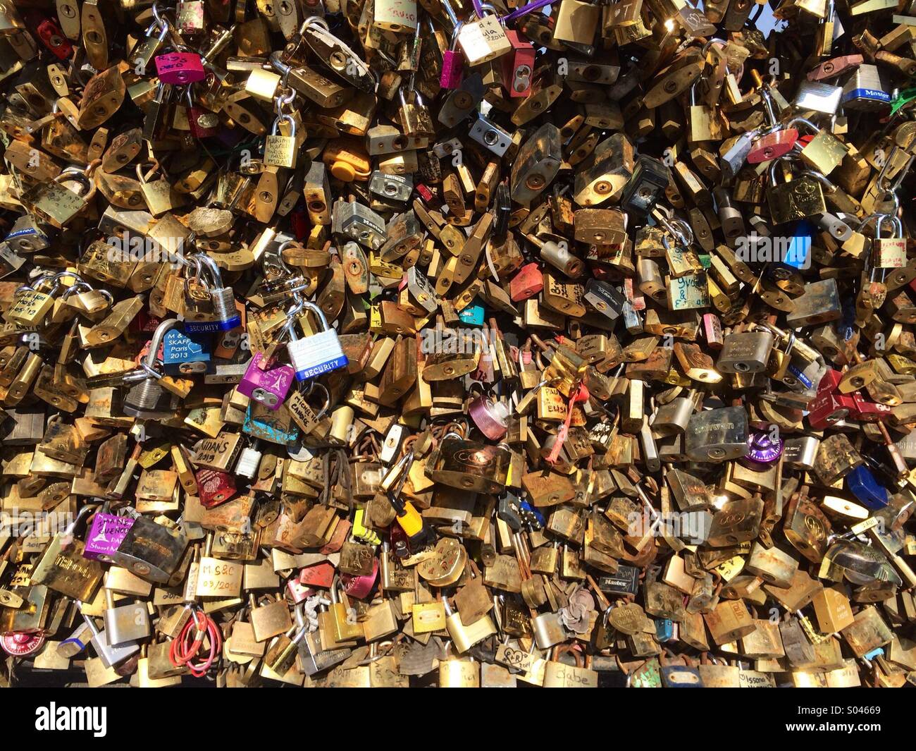 Brass padlocks hi-res stock photography and images - Alamy