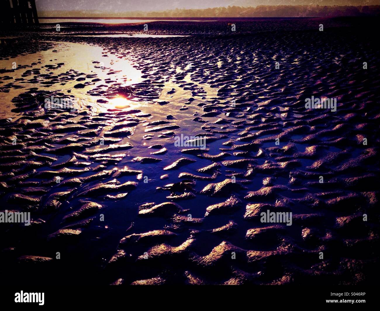 Water ripples reflected hi-res stock photography and images - Alamy