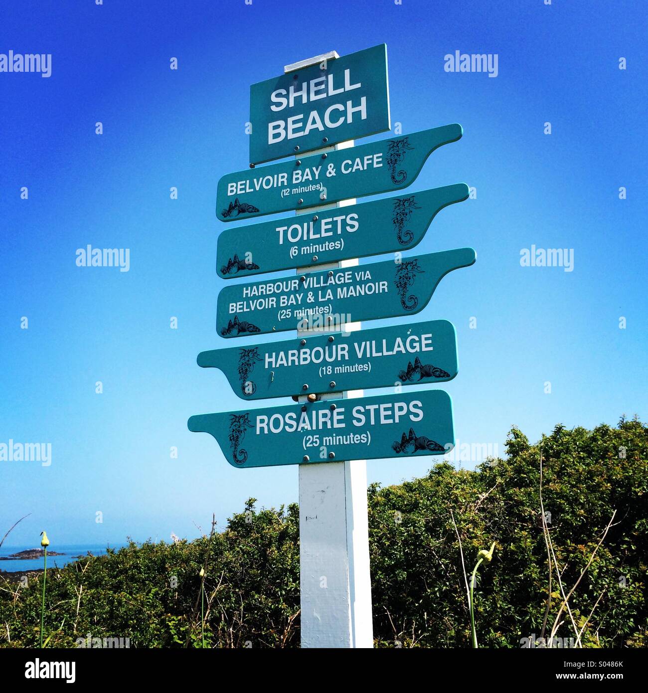 Direction sign for beach hi-res stock photography and images - Alamy