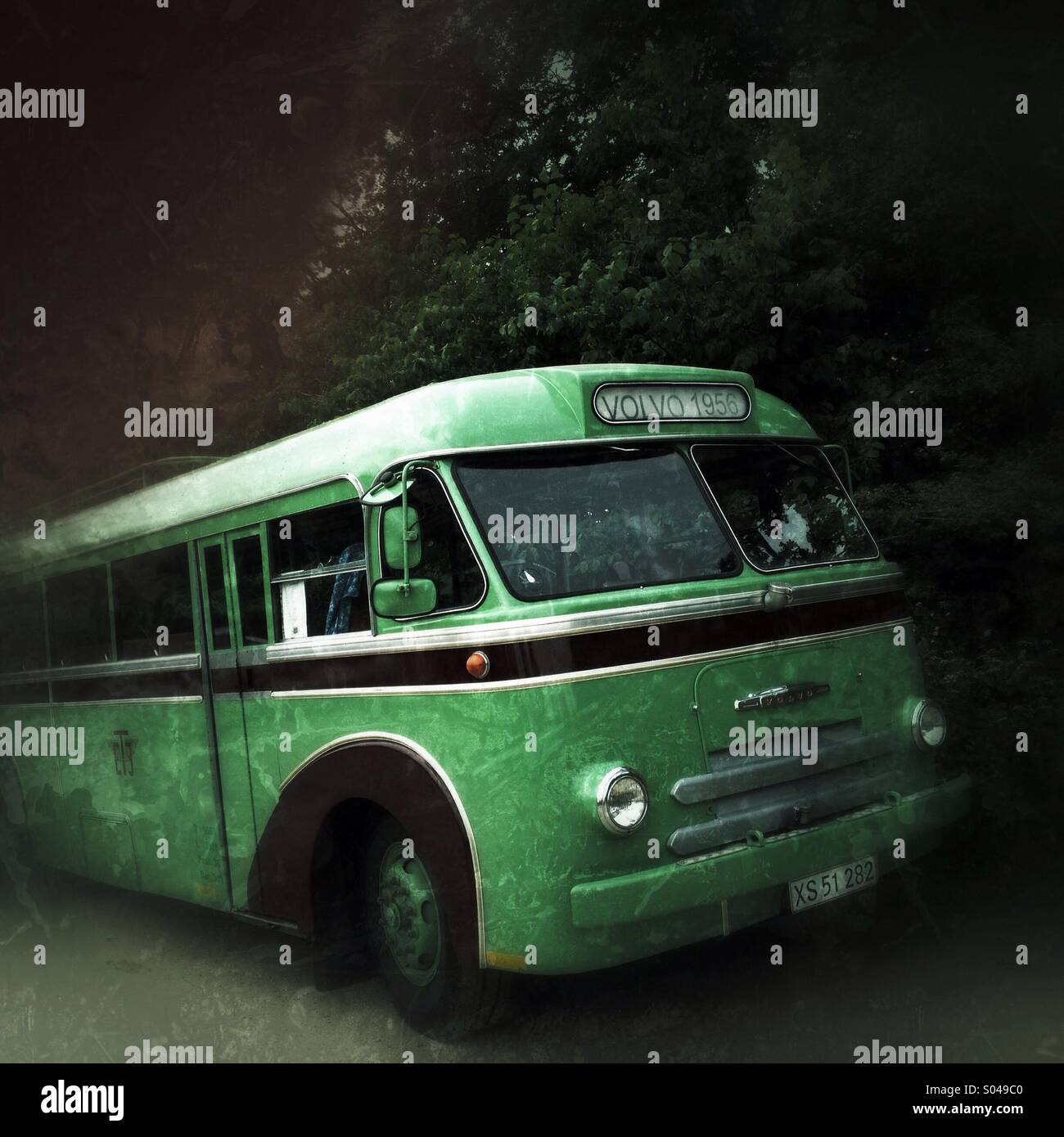 Retro bus hi-res stock photography and images - Alamy