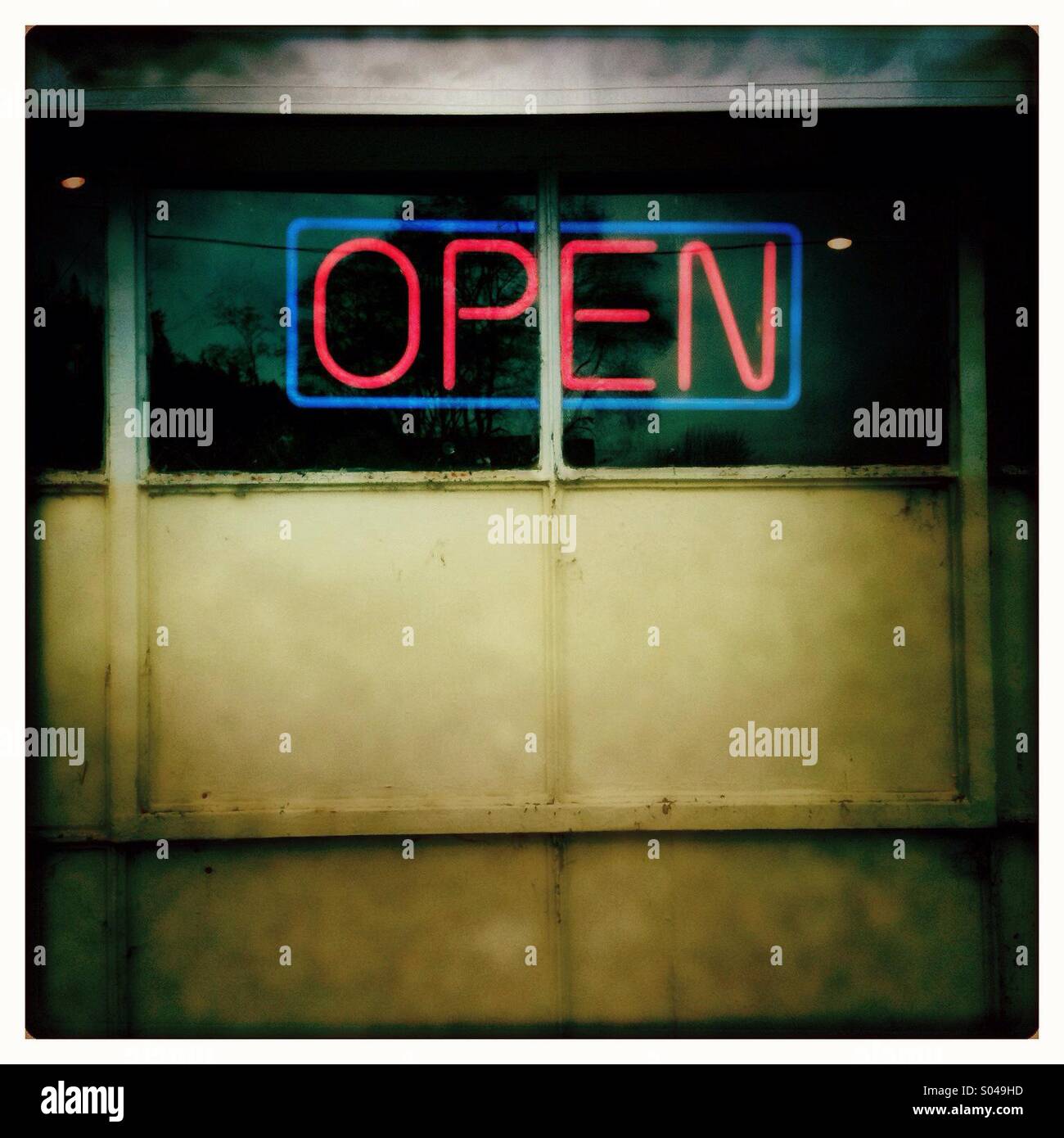 Neon open window sign Stock Photo - Alamy
