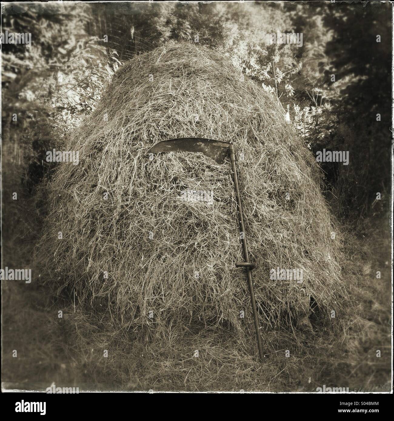 Old fashioned hay stack hi-res stock photography and images - Alamy