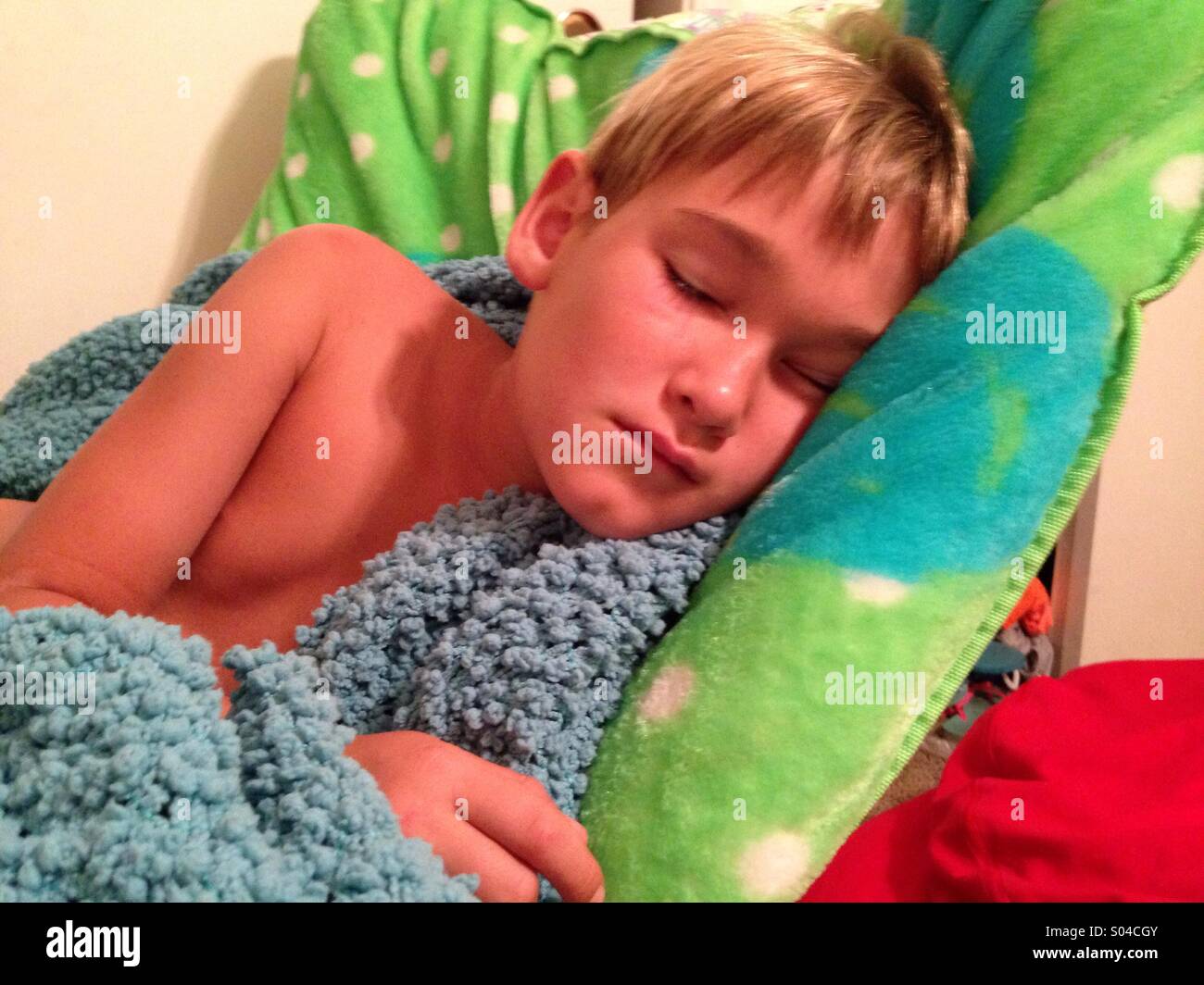 Sleeping boy hi-res stock photography and images - Alamy