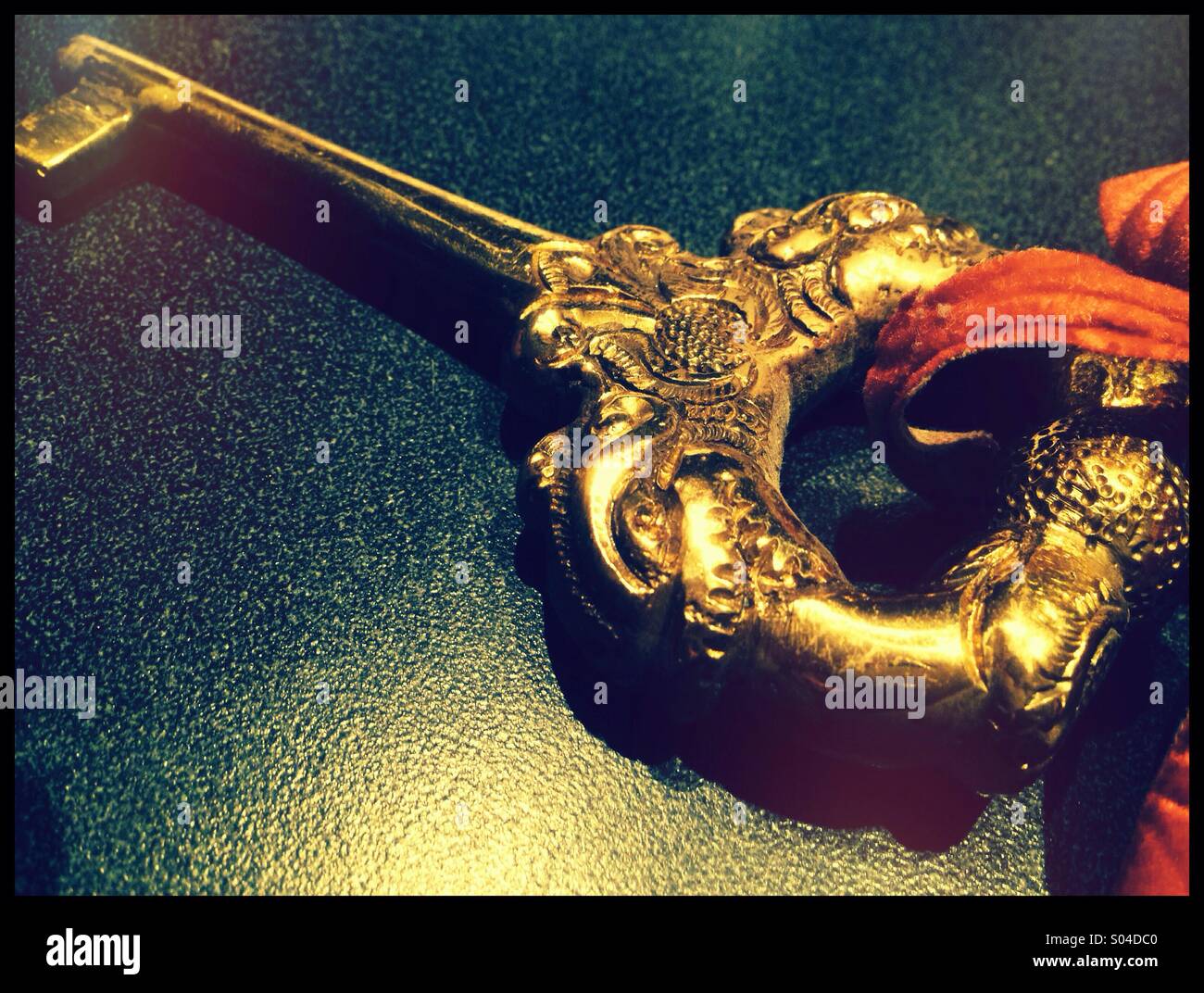 Golden key hi-res stock photography and images - Alamy