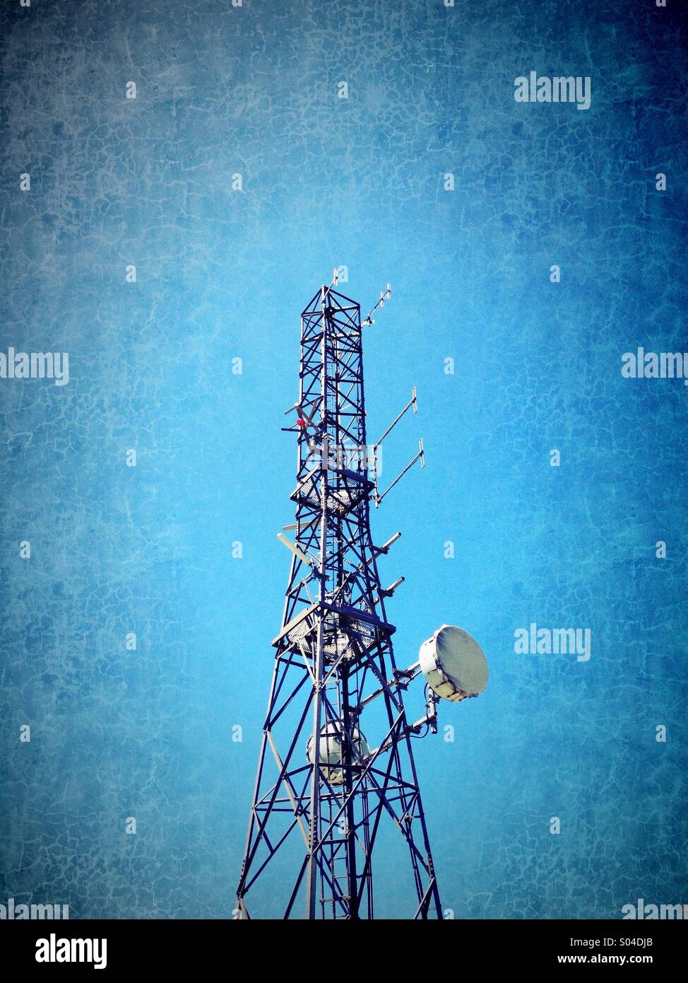 Communications mast hi-res stock photography and images - Alamy