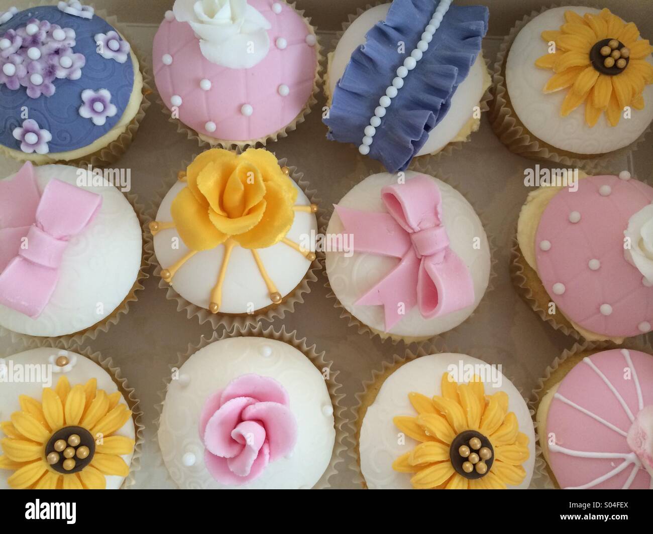 Rectangle birthday cake hi-res stock photography and images - Alamy