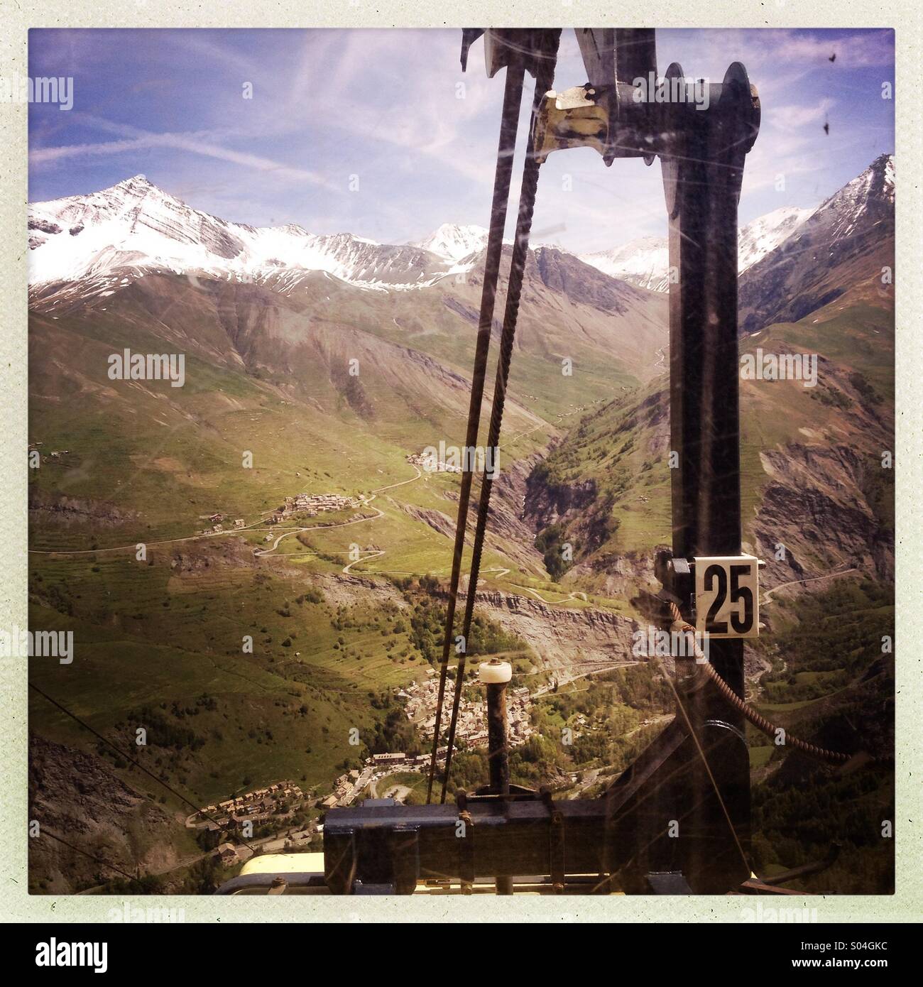 Alpine cable car going up La Meije Stock Photo - Alamy