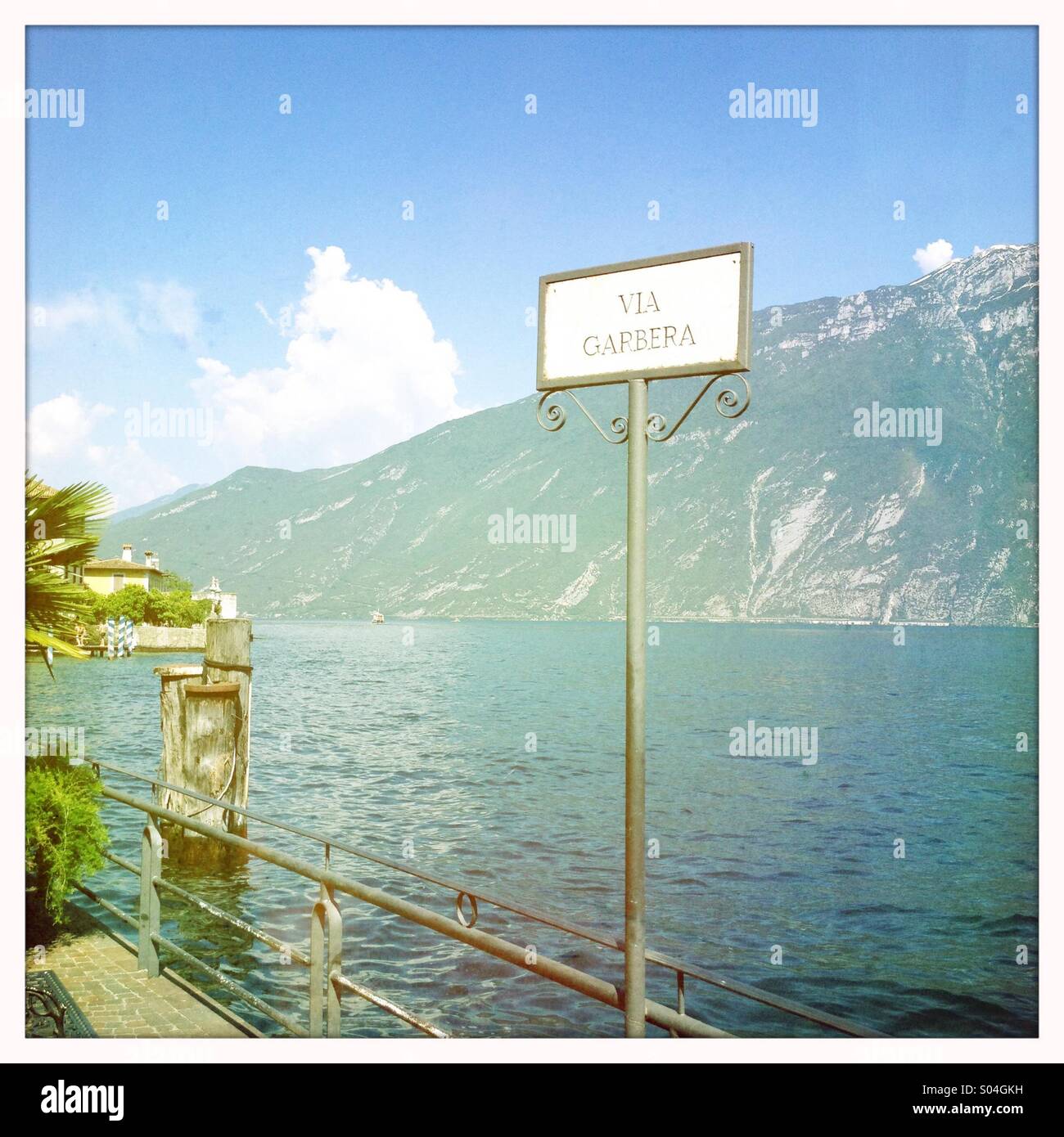 Lake Garda road sign Stock Photo - Alamy