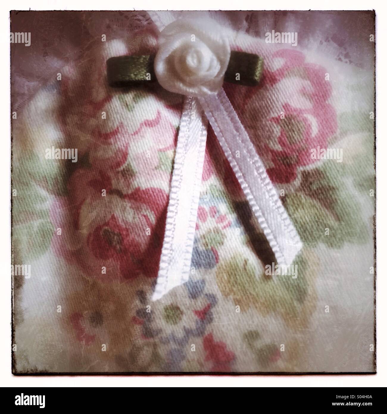 Soft pink ribbon hi-res stock photography and images - Alamy