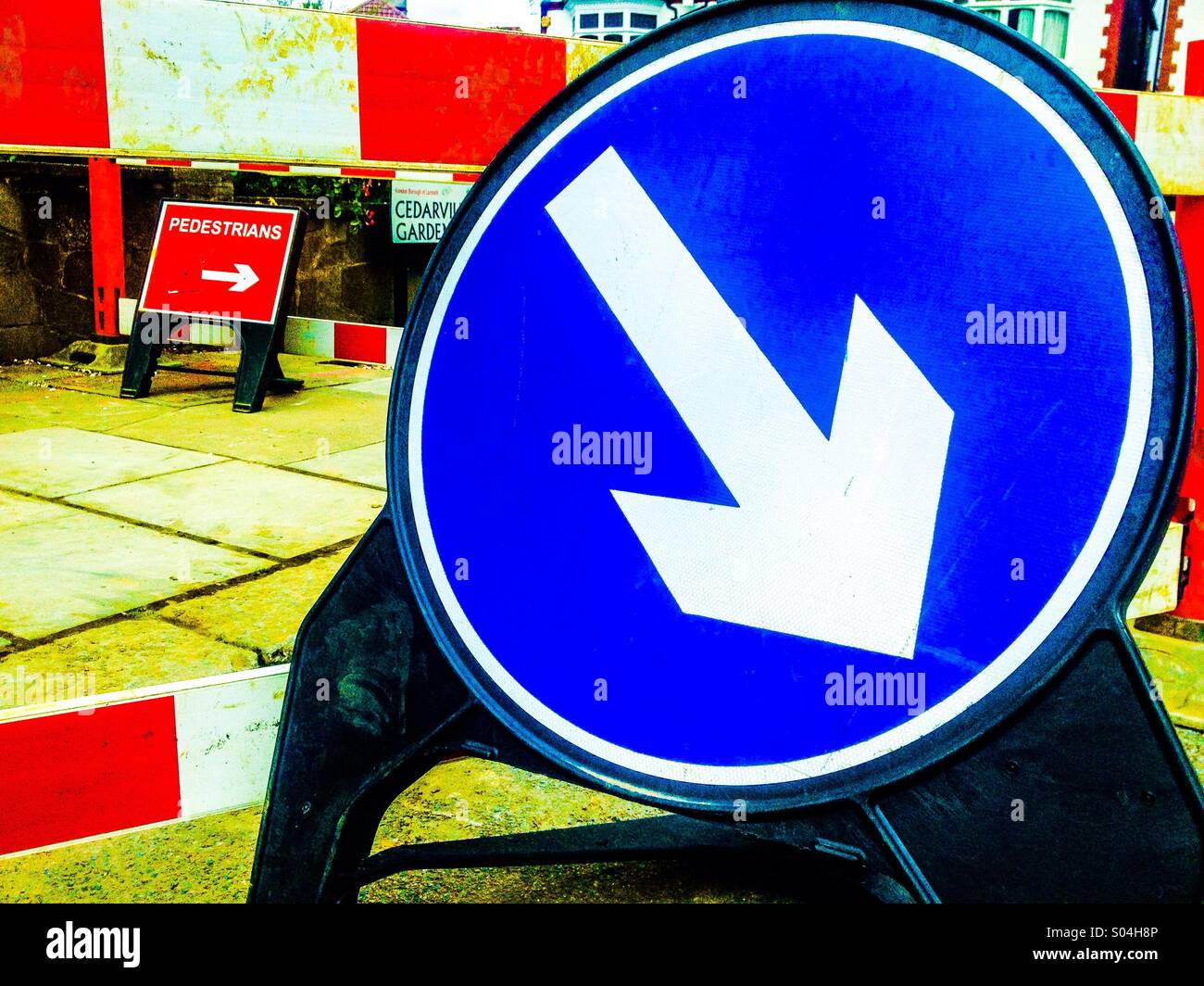 Roadworks arrow hi-res stock photography and images - Alamy