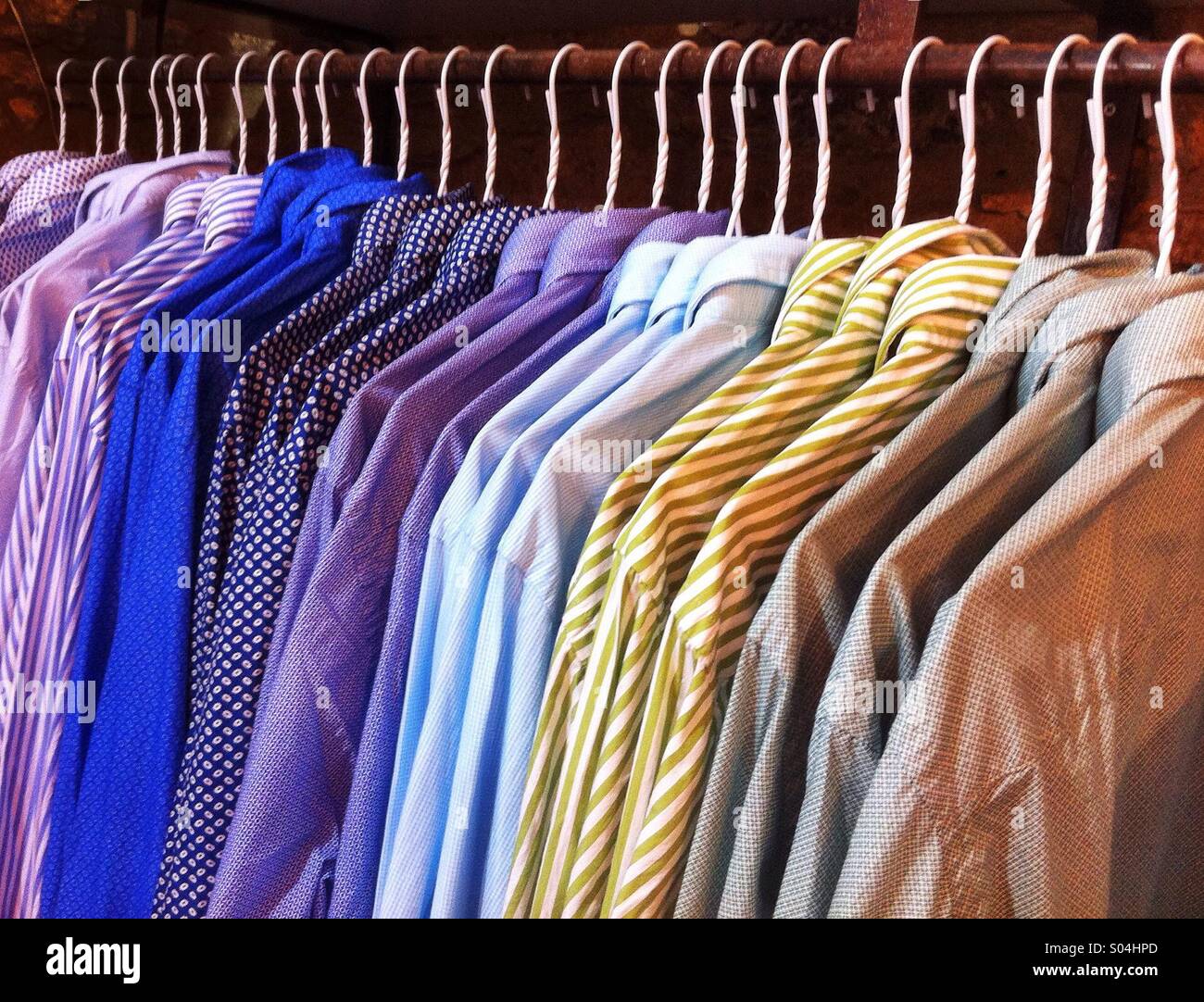 Shirts on display hi-res stock photography and images - Alamy