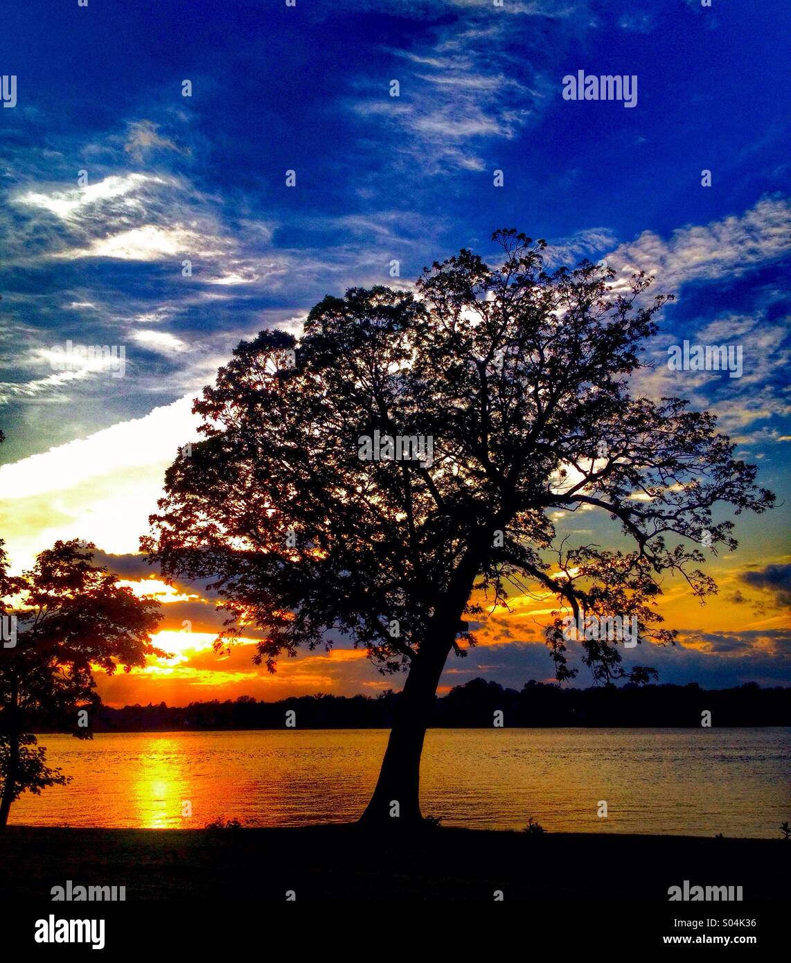 River_sunset hi-res stock photography and images - Alamy