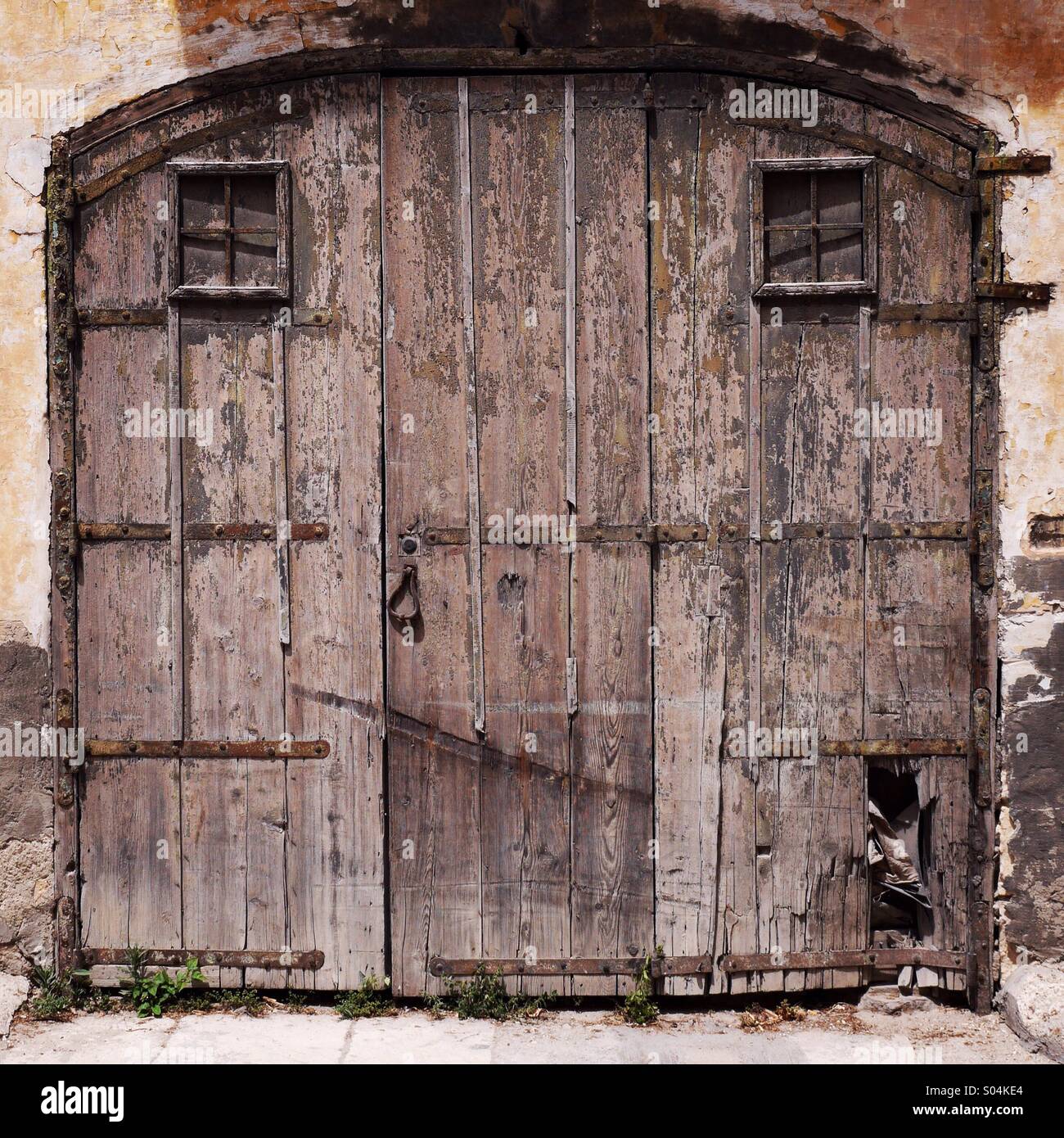 Old wooden doors hi-res stock photography and images - Alamy