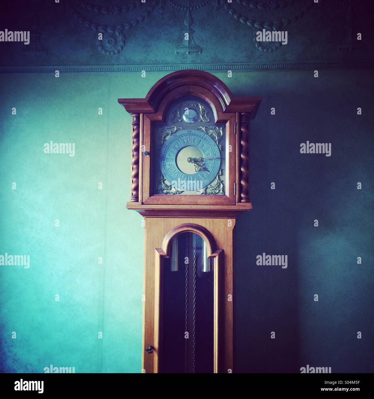 Time bg hi-res stock photography and images - Alamy