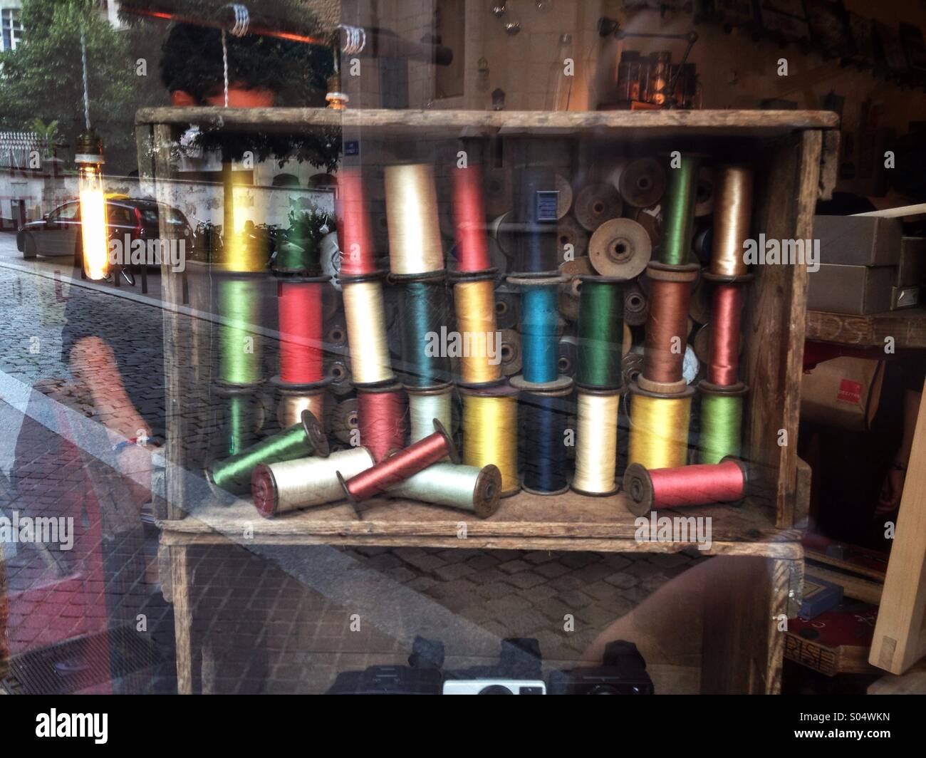 Green glass threads hi-res stock photography and images - Alamy