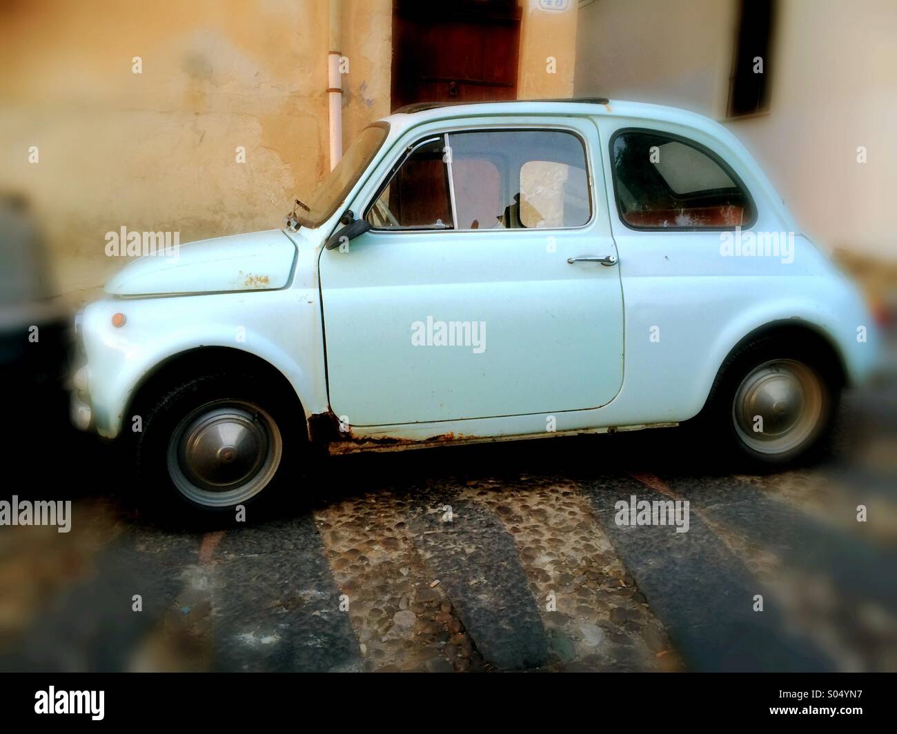 Blue fiat cinquecento hi-res stock photography and images - Alamy