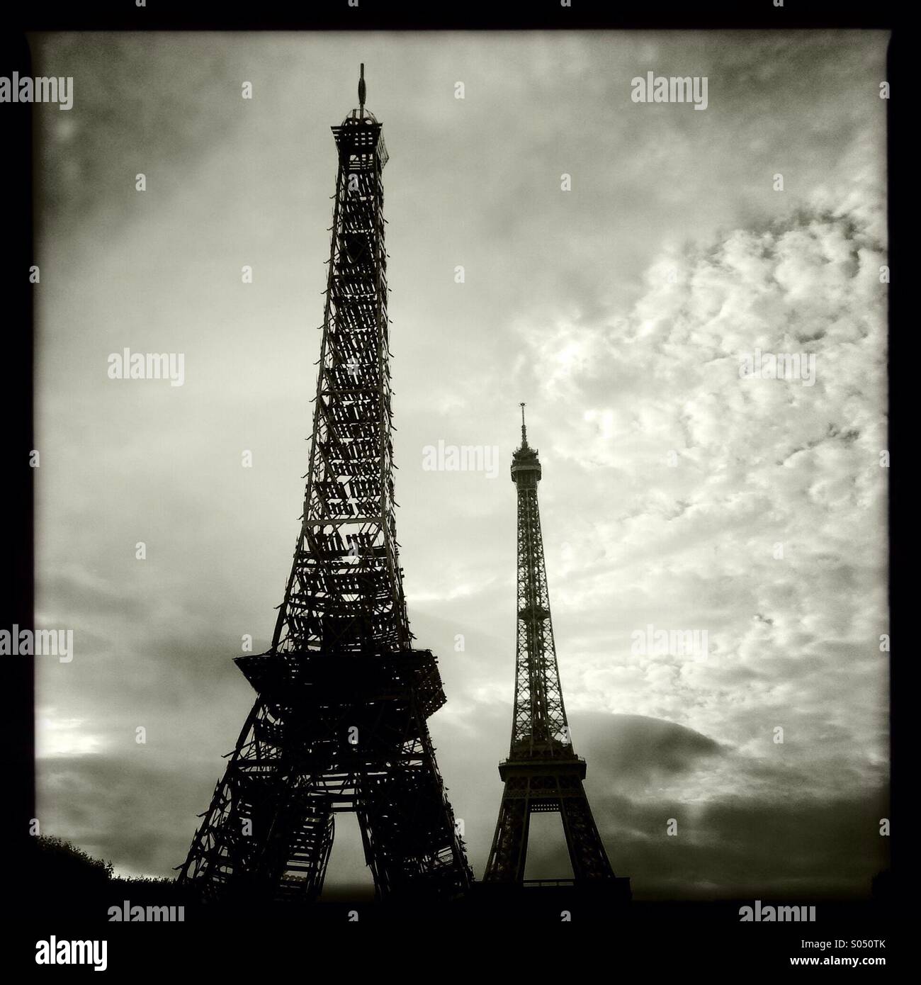 How the eiffel tower is made hi-res stock photography and images - Alamy