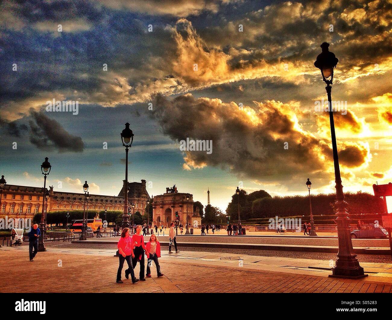 Louvre at sunset hi-res stock photography and images - Alamy