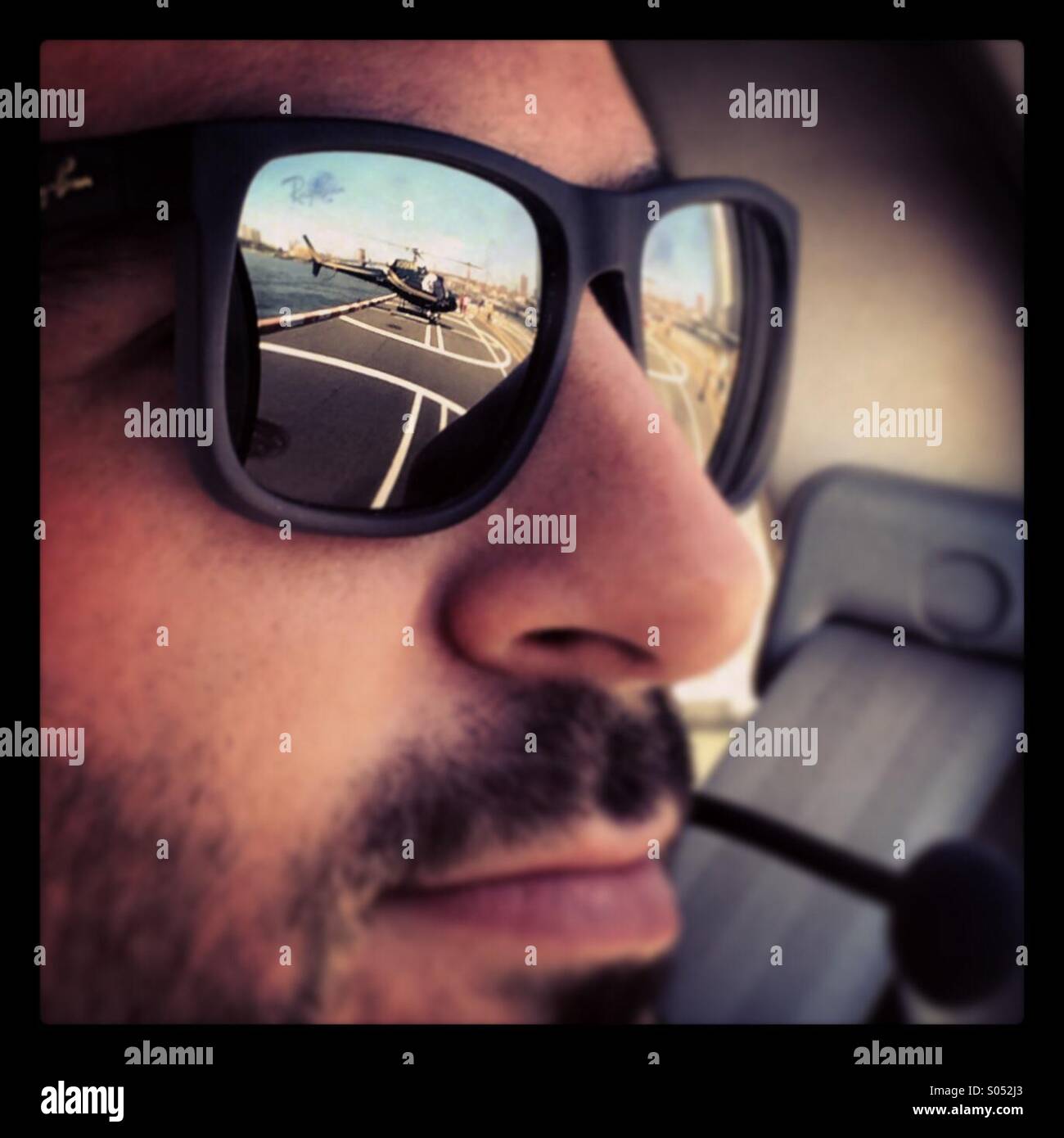 New york helicopter tourist hi-res stock photography and images - Alamy