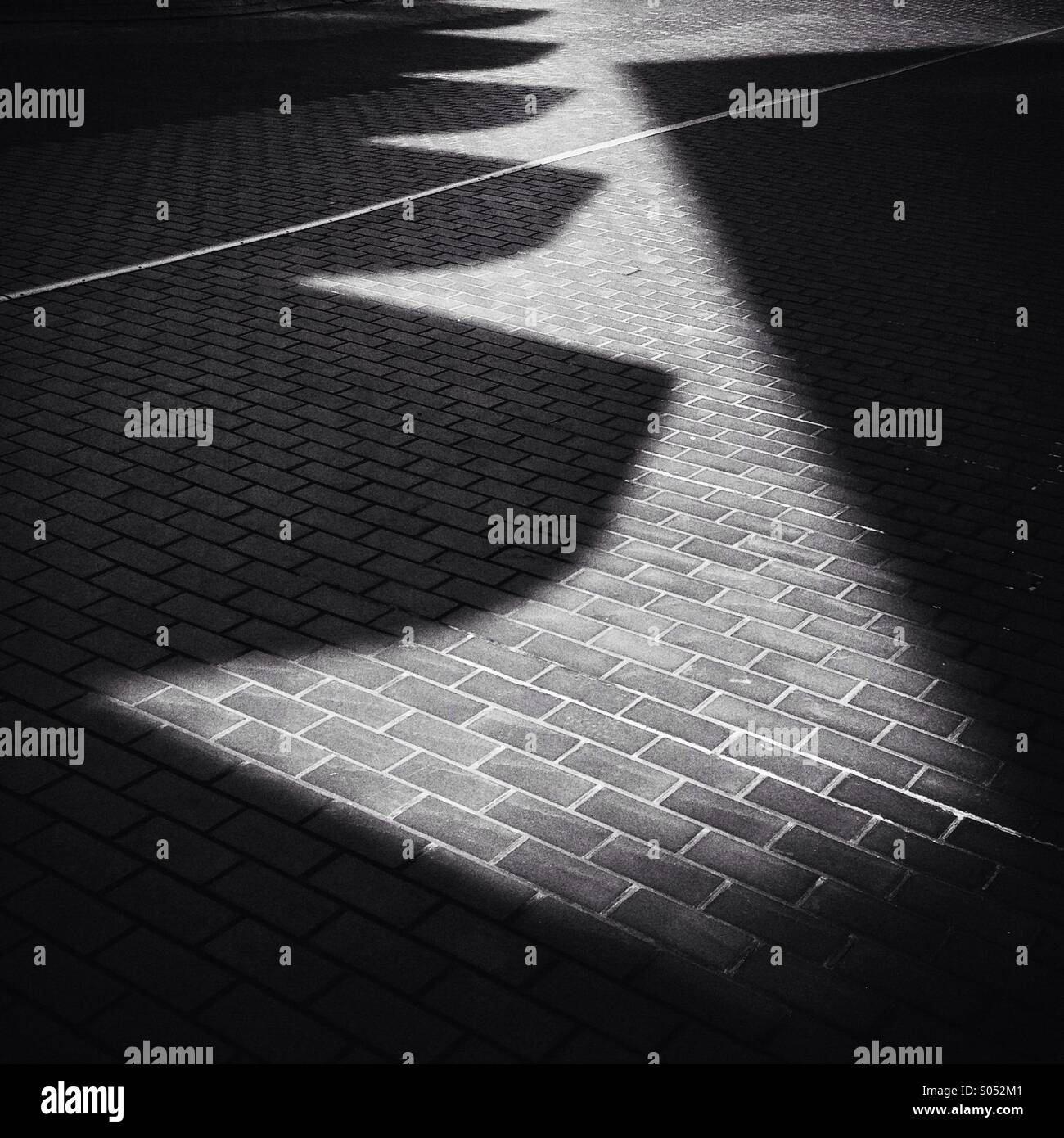 Shadow building architecture hi-res stock photography and images - Alamy