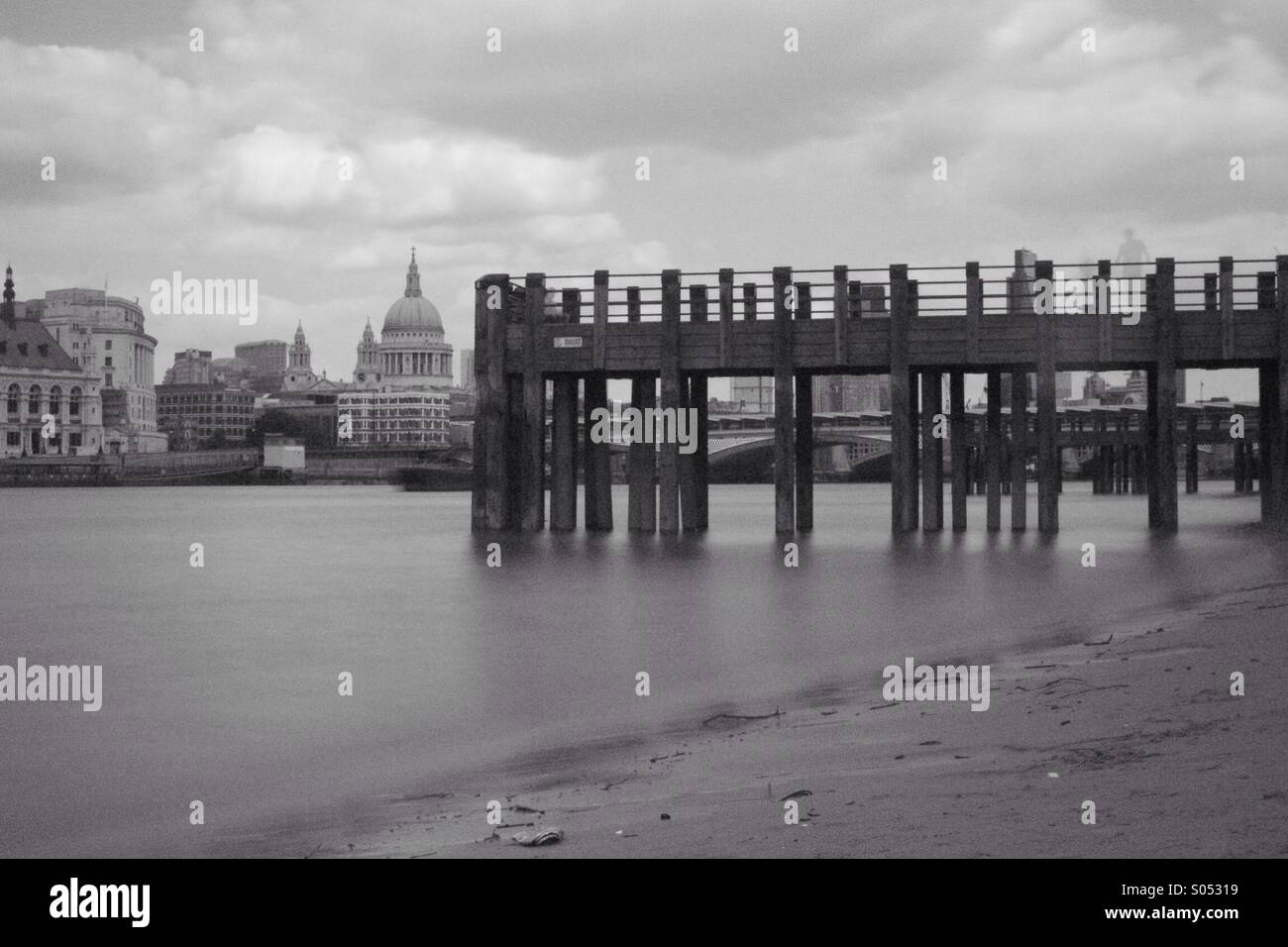 London beach hi-res stock photography and images - Alamy