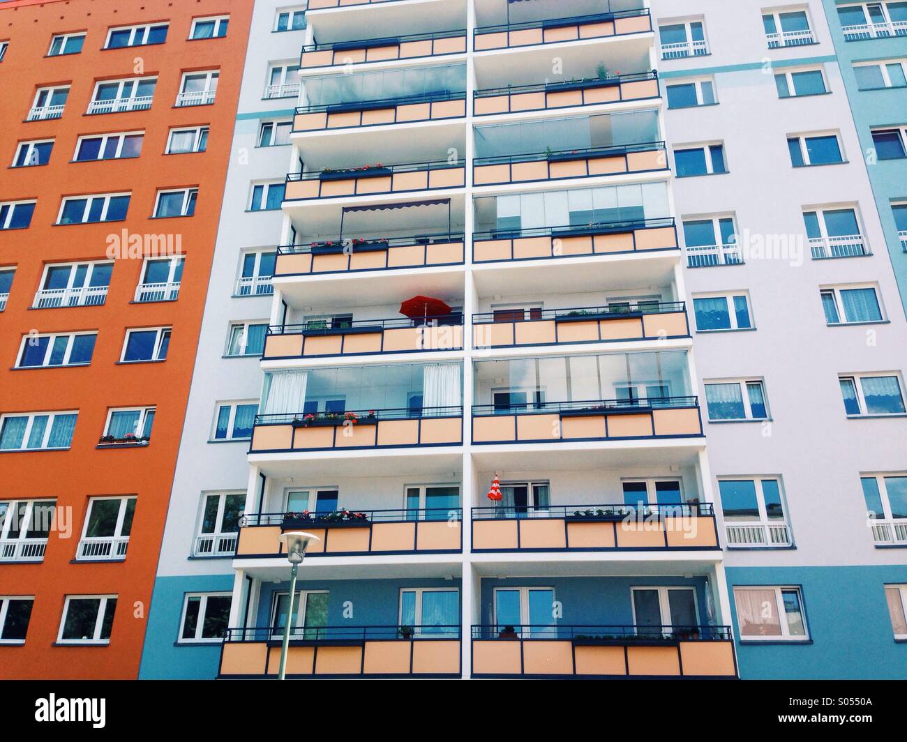 Colourful high rise block hi-res stock photography and images - Alamy