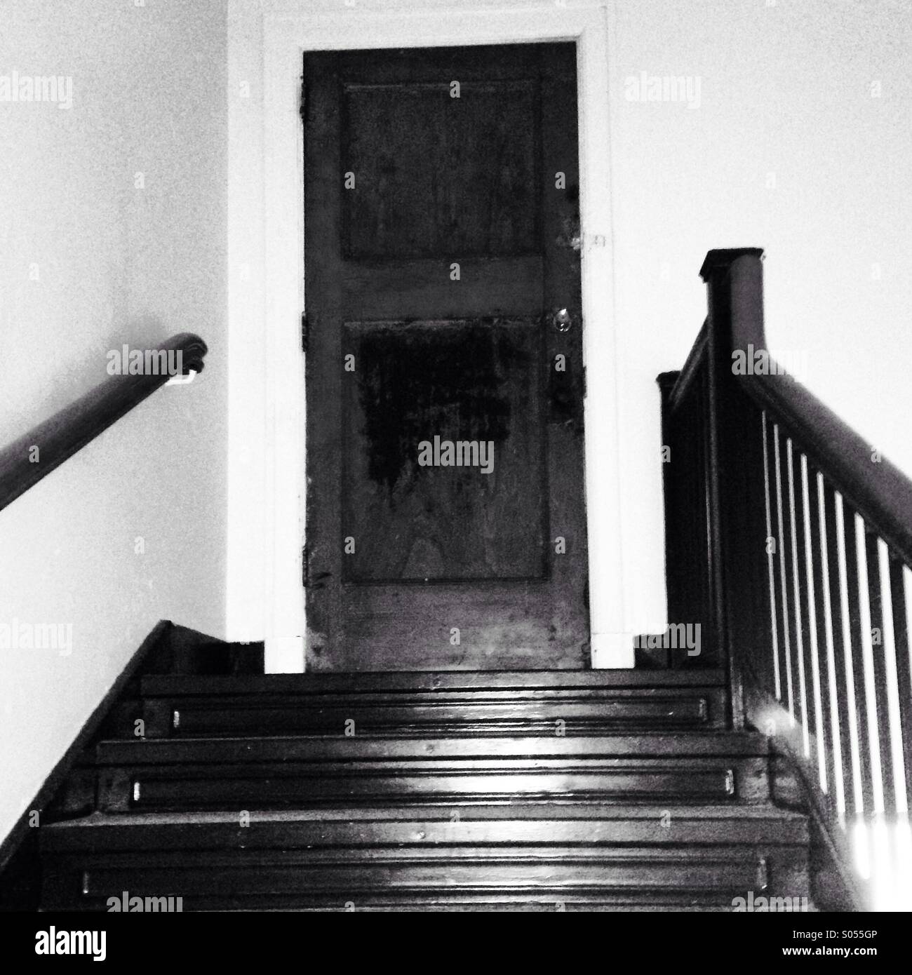 Creepy door hi-res stock photography and images - Alamy