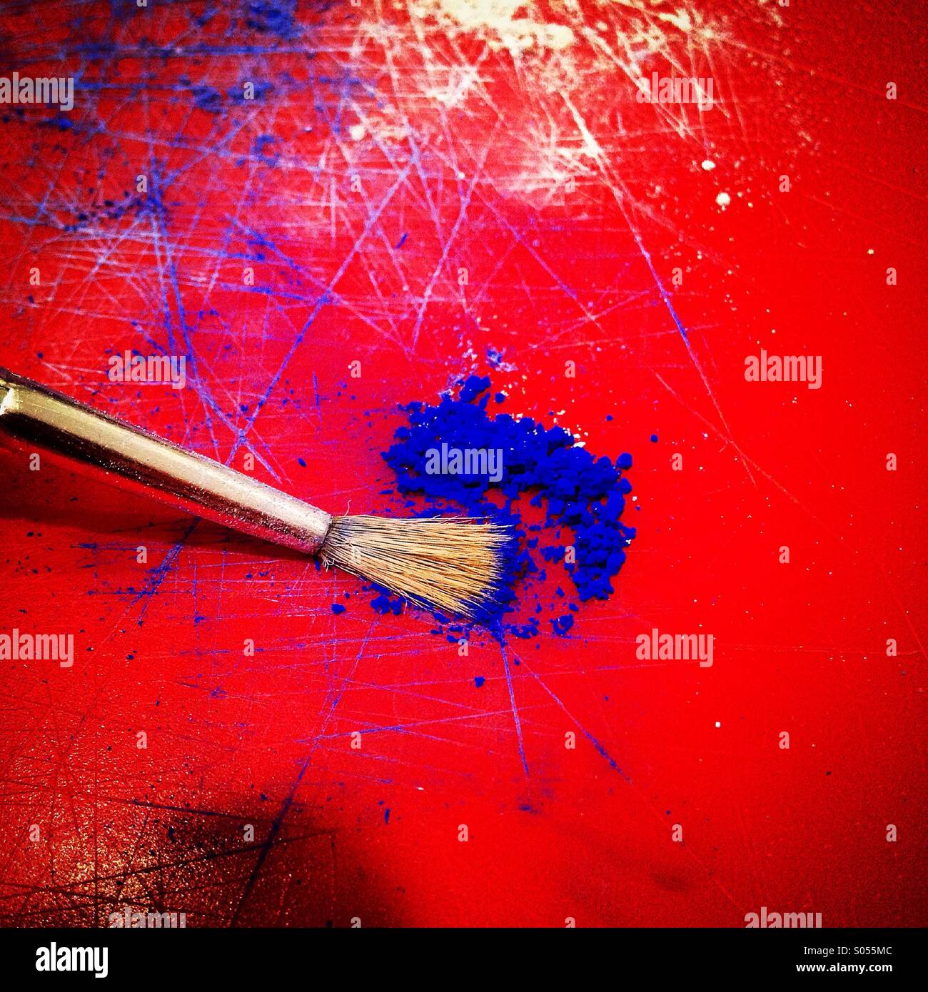 Mixing red food colouring hi-res stock photography and images - Alamy