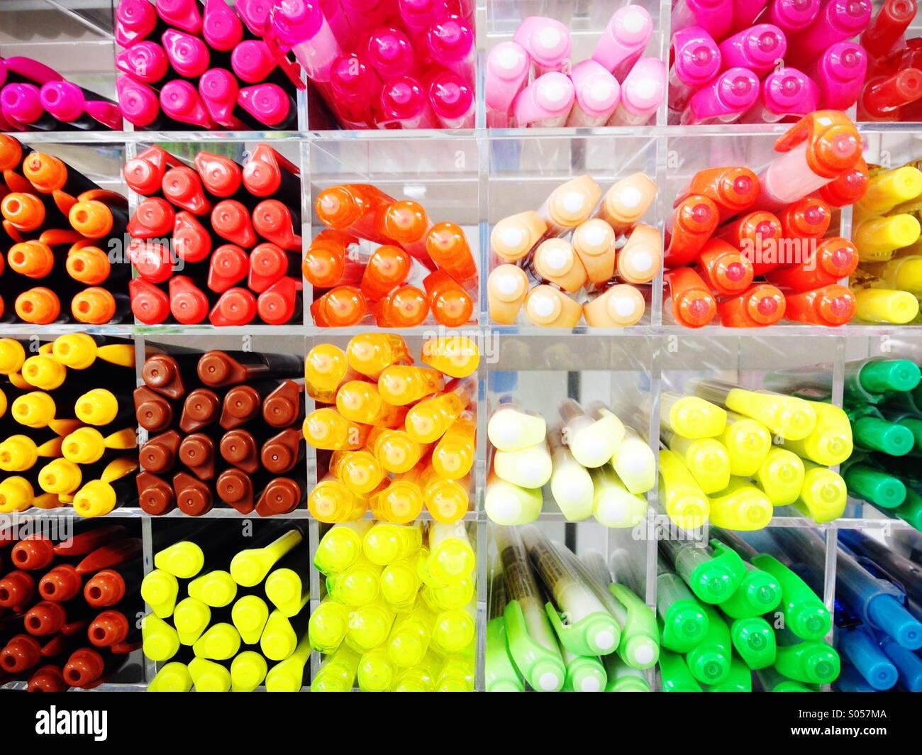 Pens for writing hi-res stock photography and images - Alamy