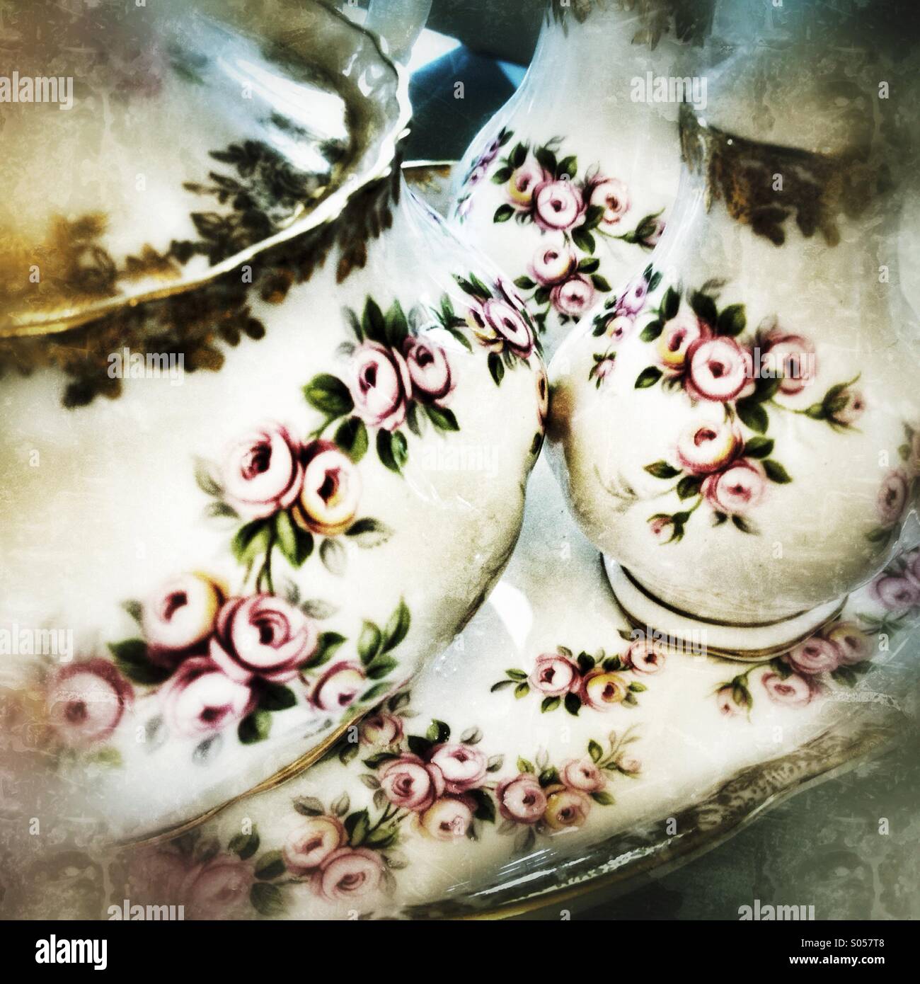 Old porcelain dishes hi-res stock photography and images - Alamy