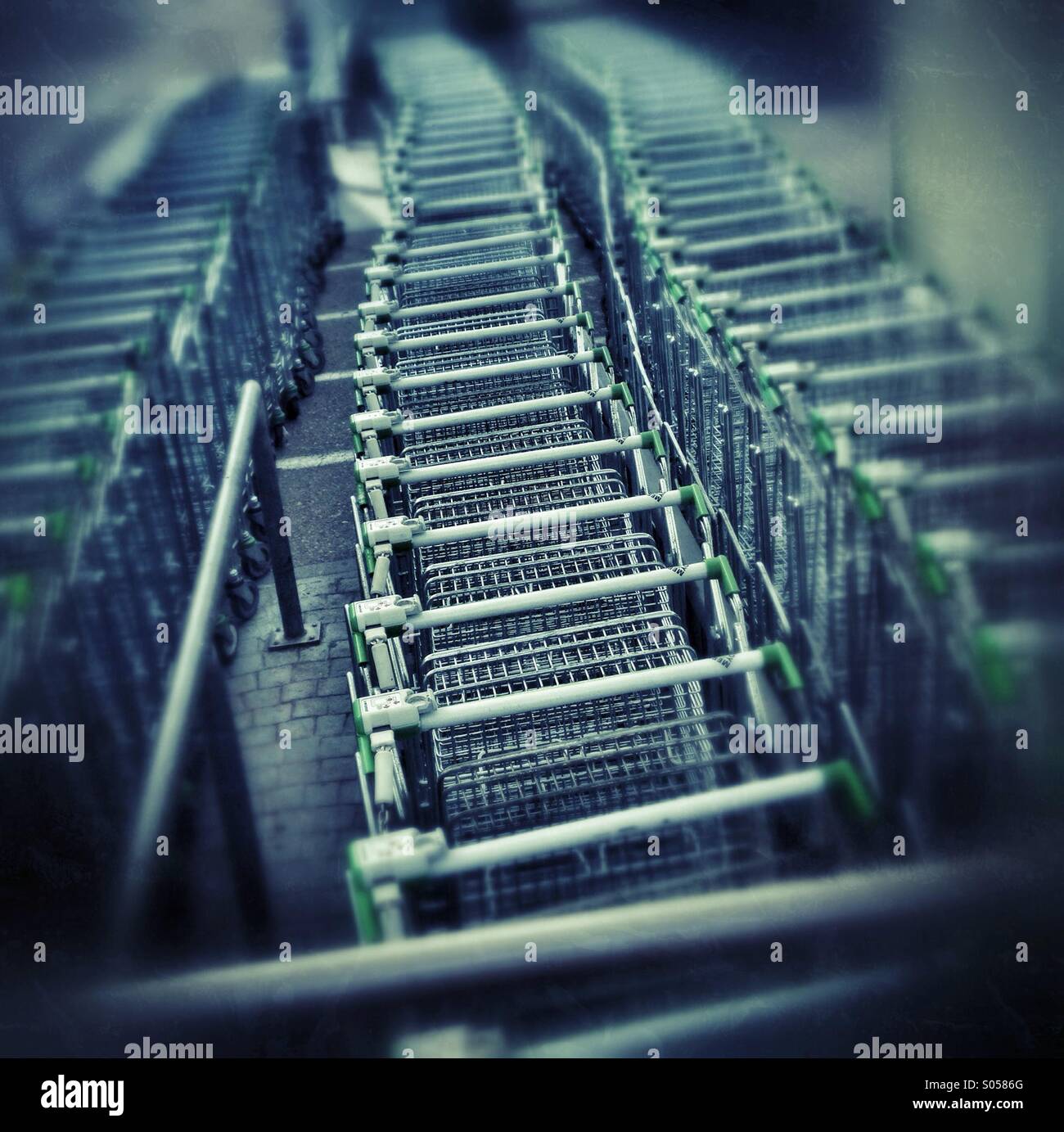 Supermarket lines hi-res stock photography and images - Alamy