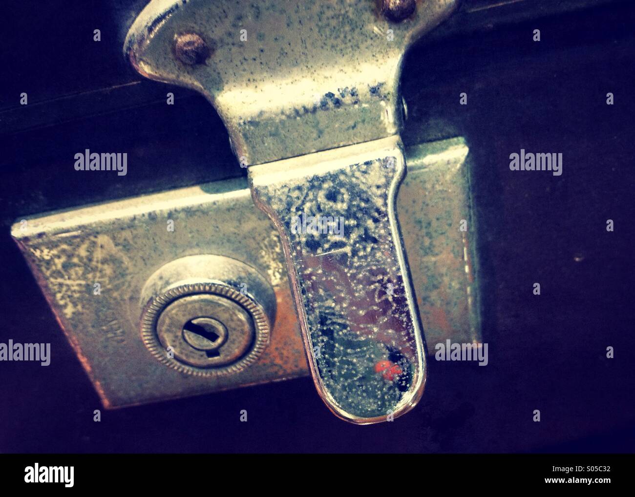 Old fashioned latch hi-res stock photography and images - Alamy