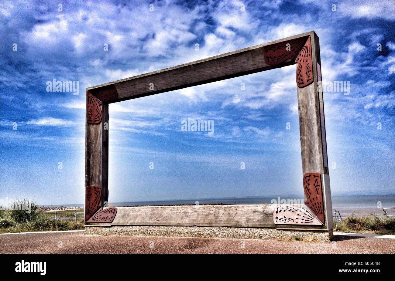 Giant frame hi-res stock photography and images - Alamy