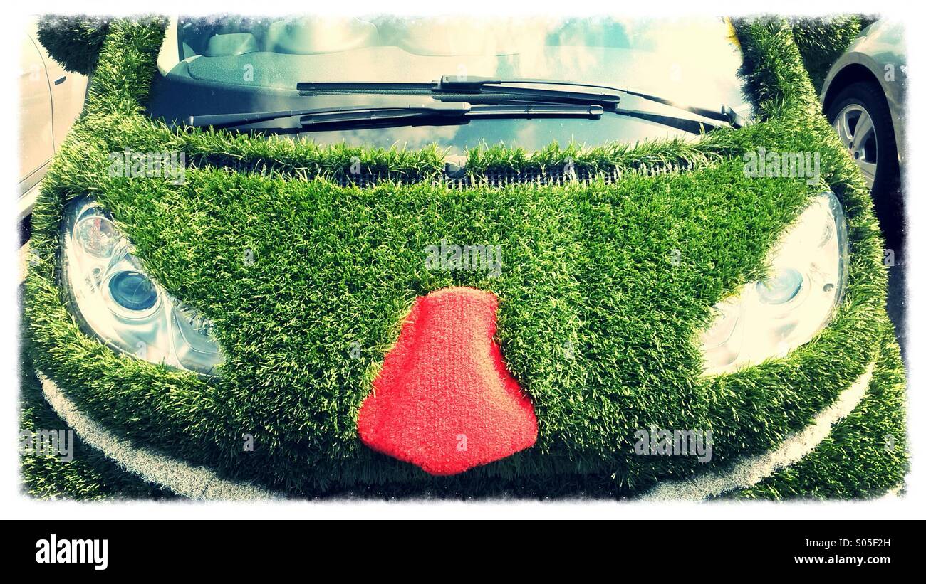 Red smart car hi-res stock photography and images - Alamy
